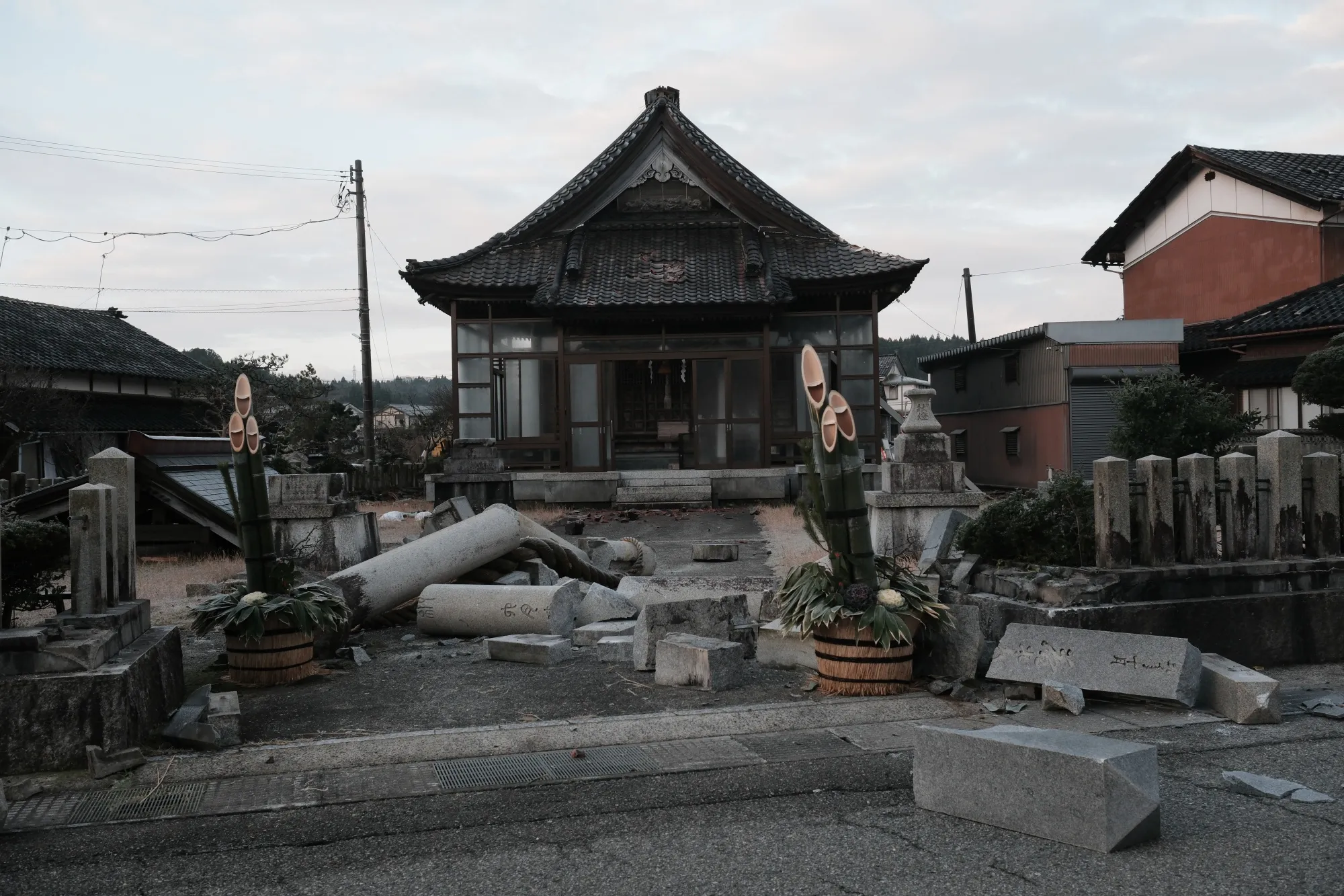 Japan Earthquake Latest: Death Toll Rises to 30, Tsunami Warning Lifted ...