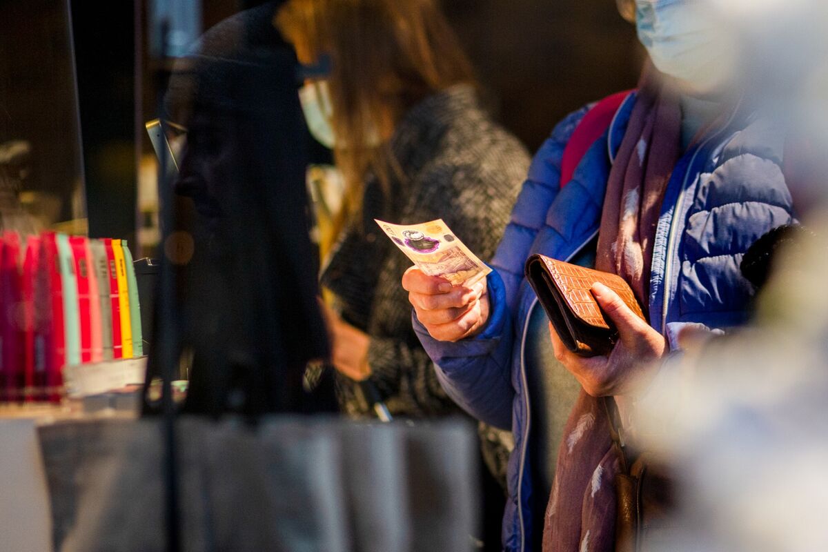 Pound Sterling (GBP USD) Tumbles After BOE Holds Back From Big Rate ...