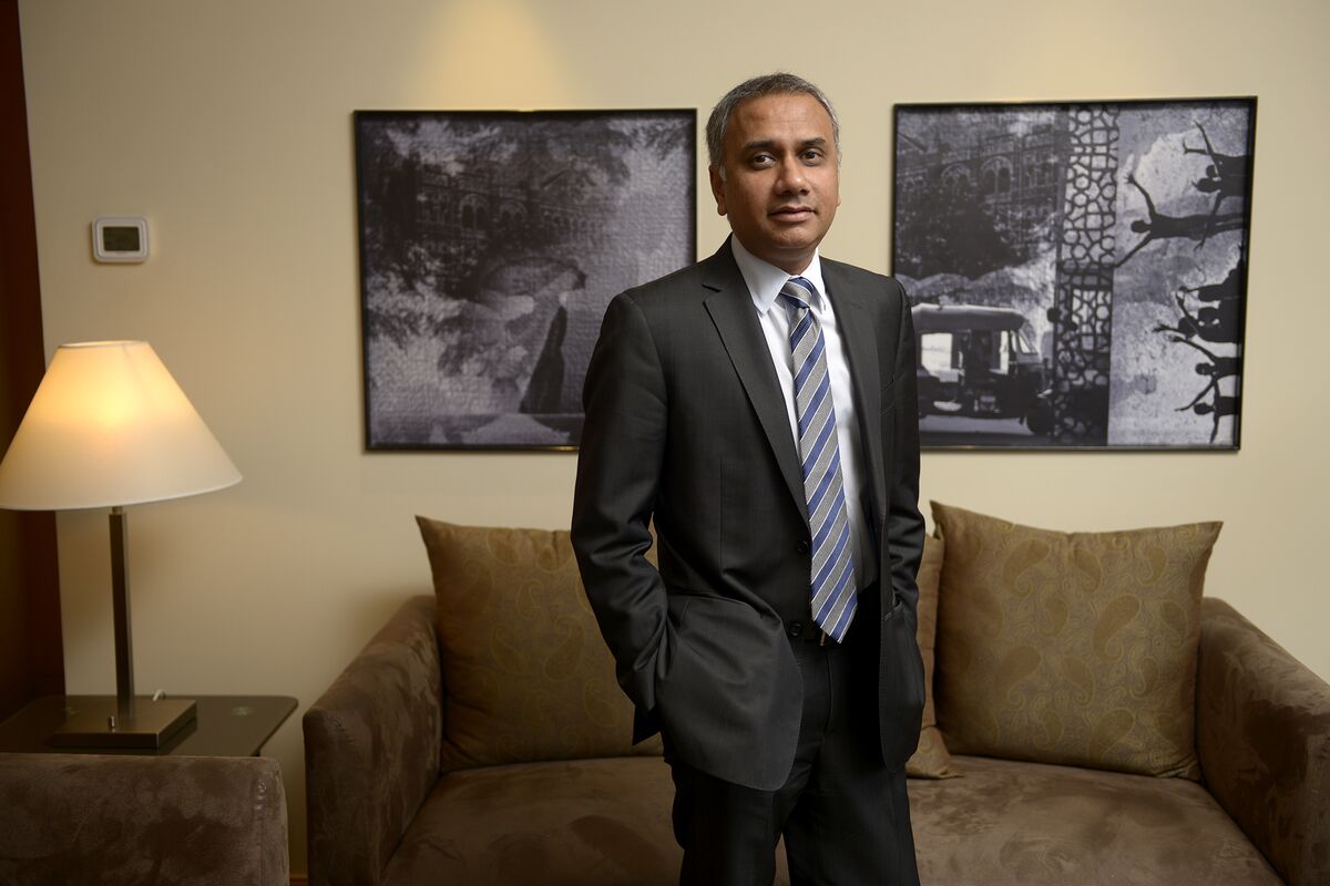 New CEO Aims to Steady Troubled Infosys - Bloomberg