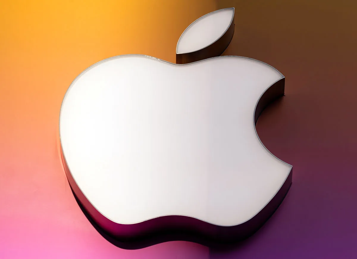 Apple (AAPL) Share Price Set for Record Ahead of Mixed-Reality Headset ...