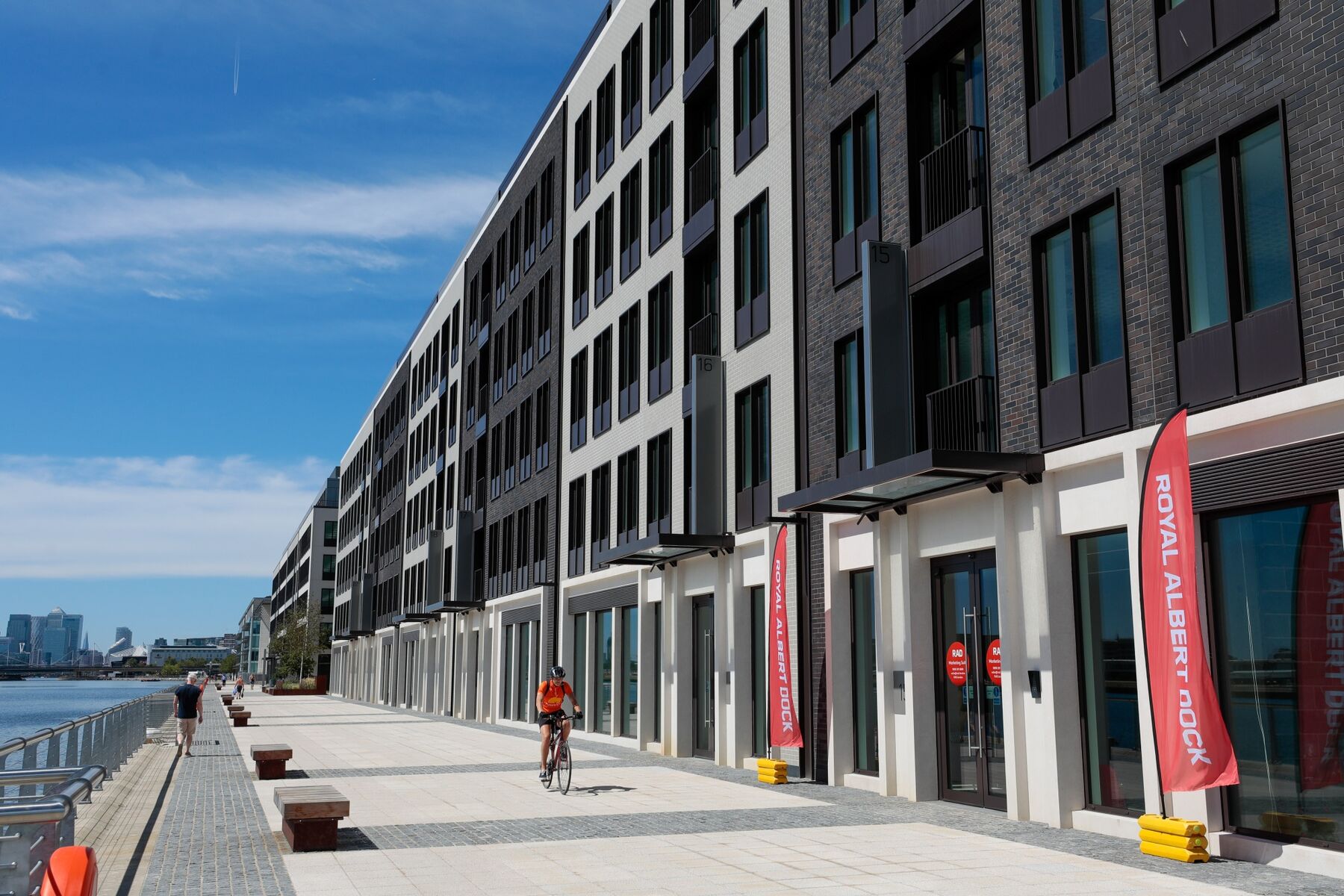 Finance Hub That Hoped to Rival Canary Wharf Ends in Liquidation ...