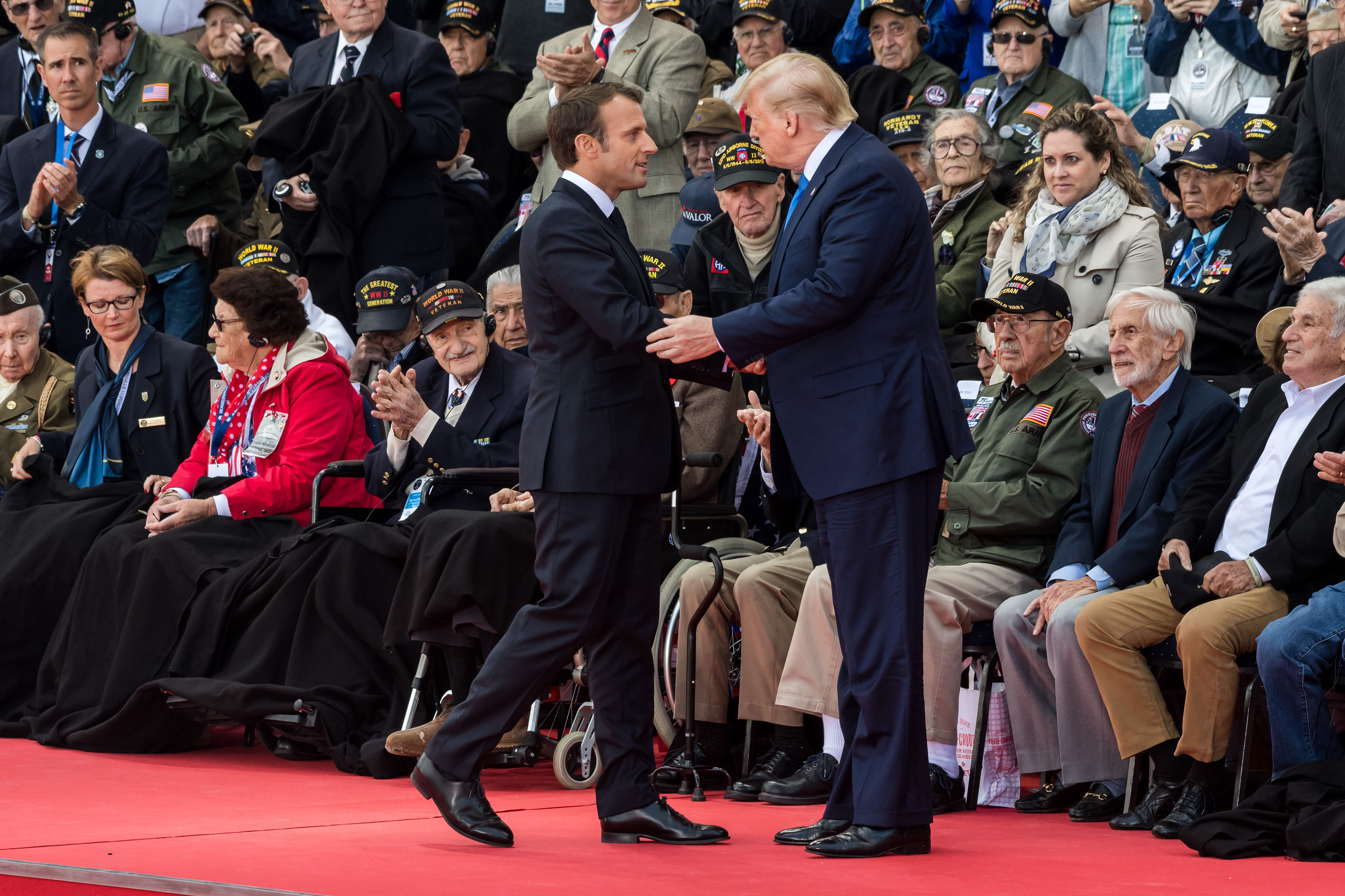 Macron, Trump Put on Show of Unity as They Commemorate D-Day - Bloomberg