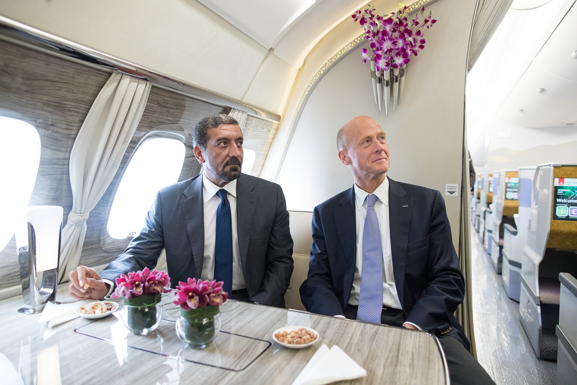 Airbus Plays Chicken With Emirates Over A380 - Bloomberg