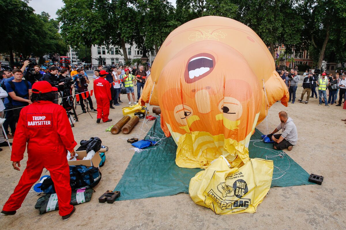 Boris Johnson Blimp Grounded by Sky-High Helium Prices - Bloomberg