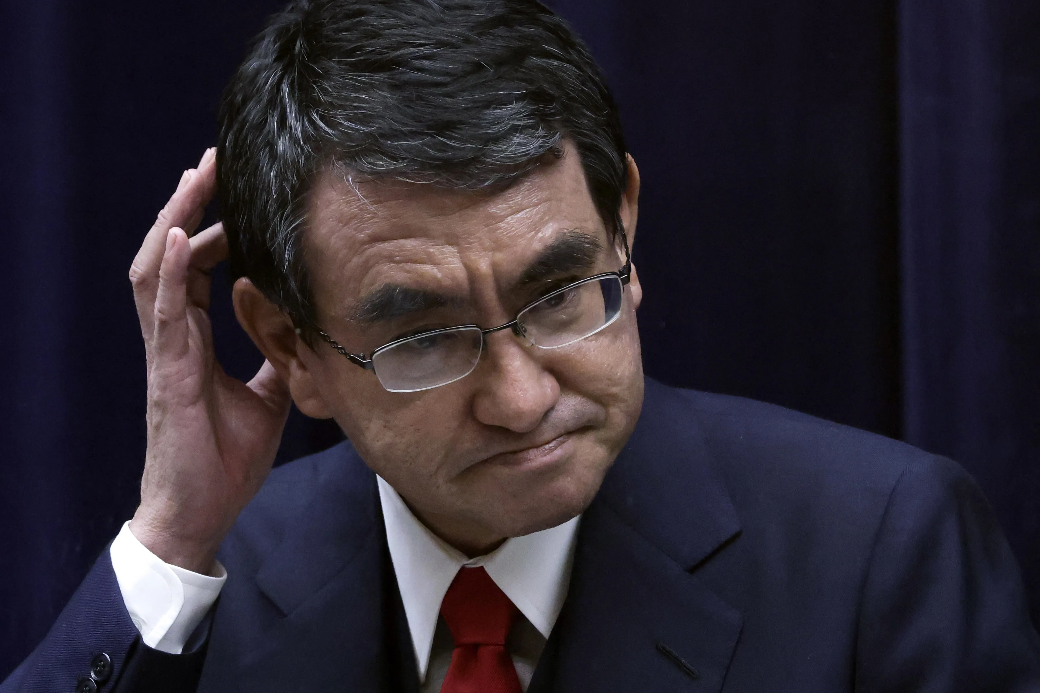 Japan LDP’s Kono Adds to Chorus Urging BOJ to Tighten Policy - Bloomberg