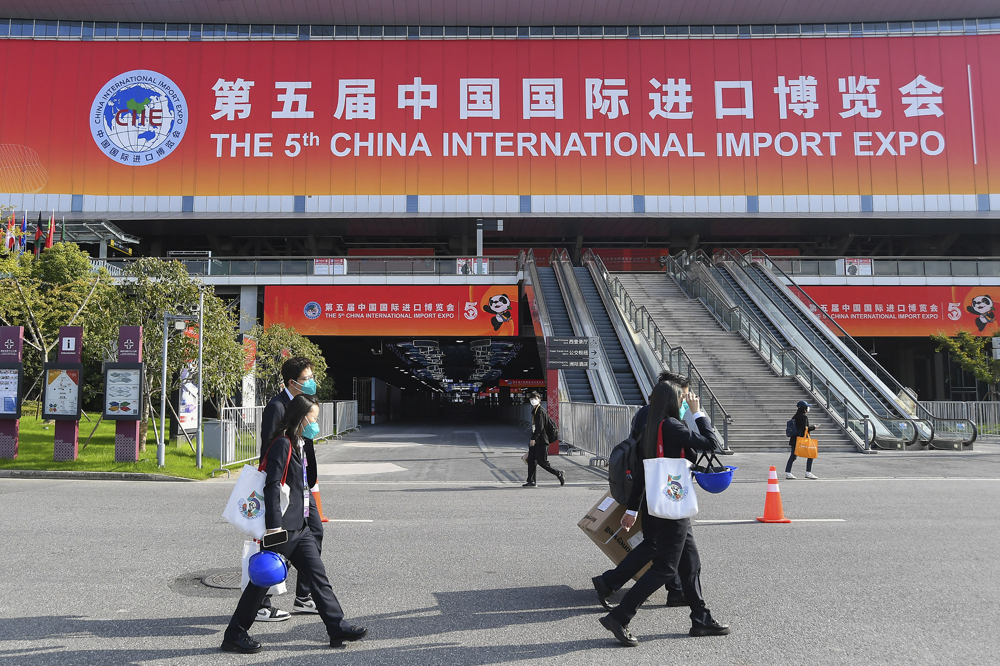 Xi Jinping Vows to Expand Quality Imports, Build Strong China Market ...