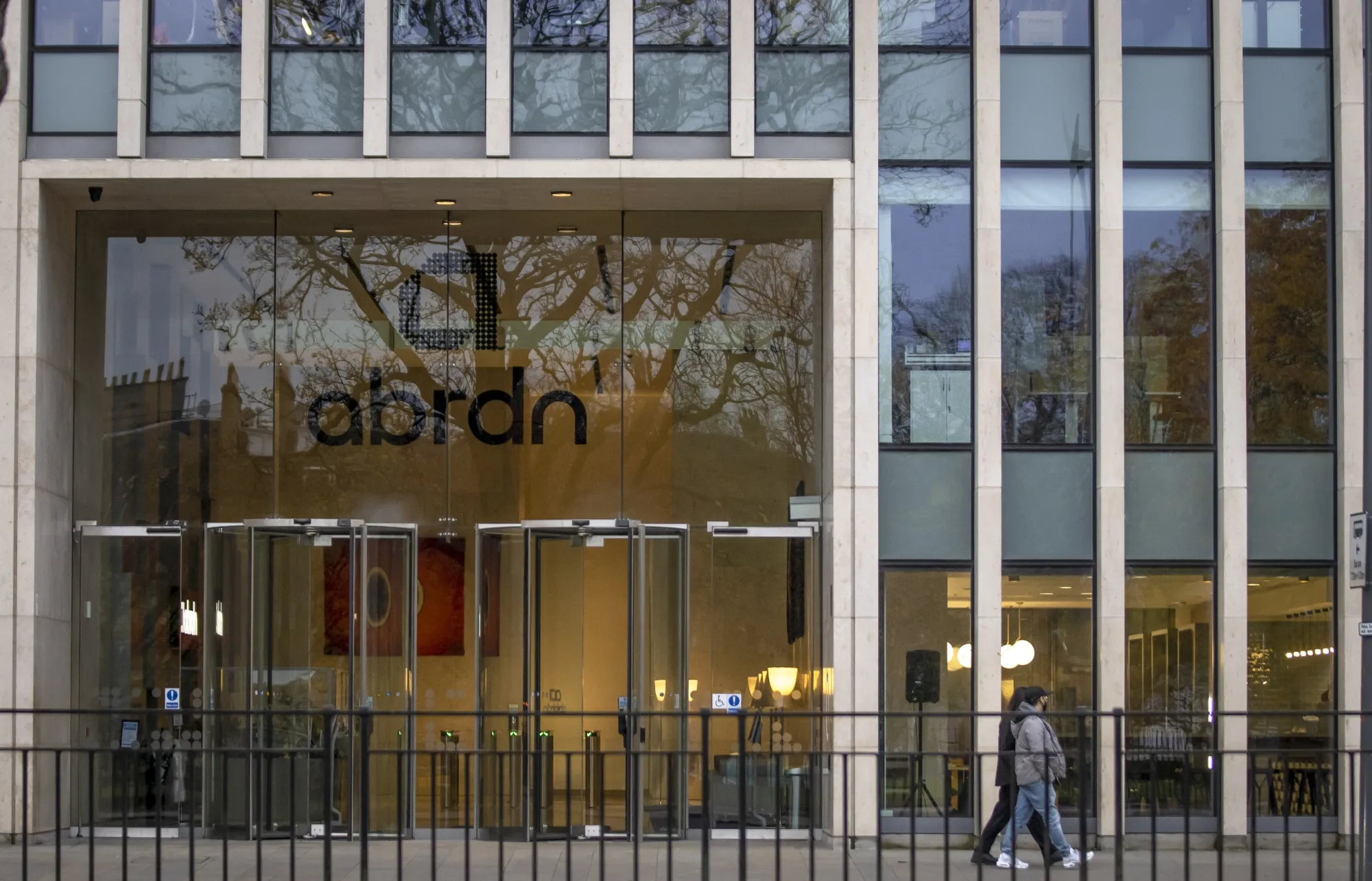 HighVista Strategies Buys Abrdn's US Private Markets Business - Bloomberg