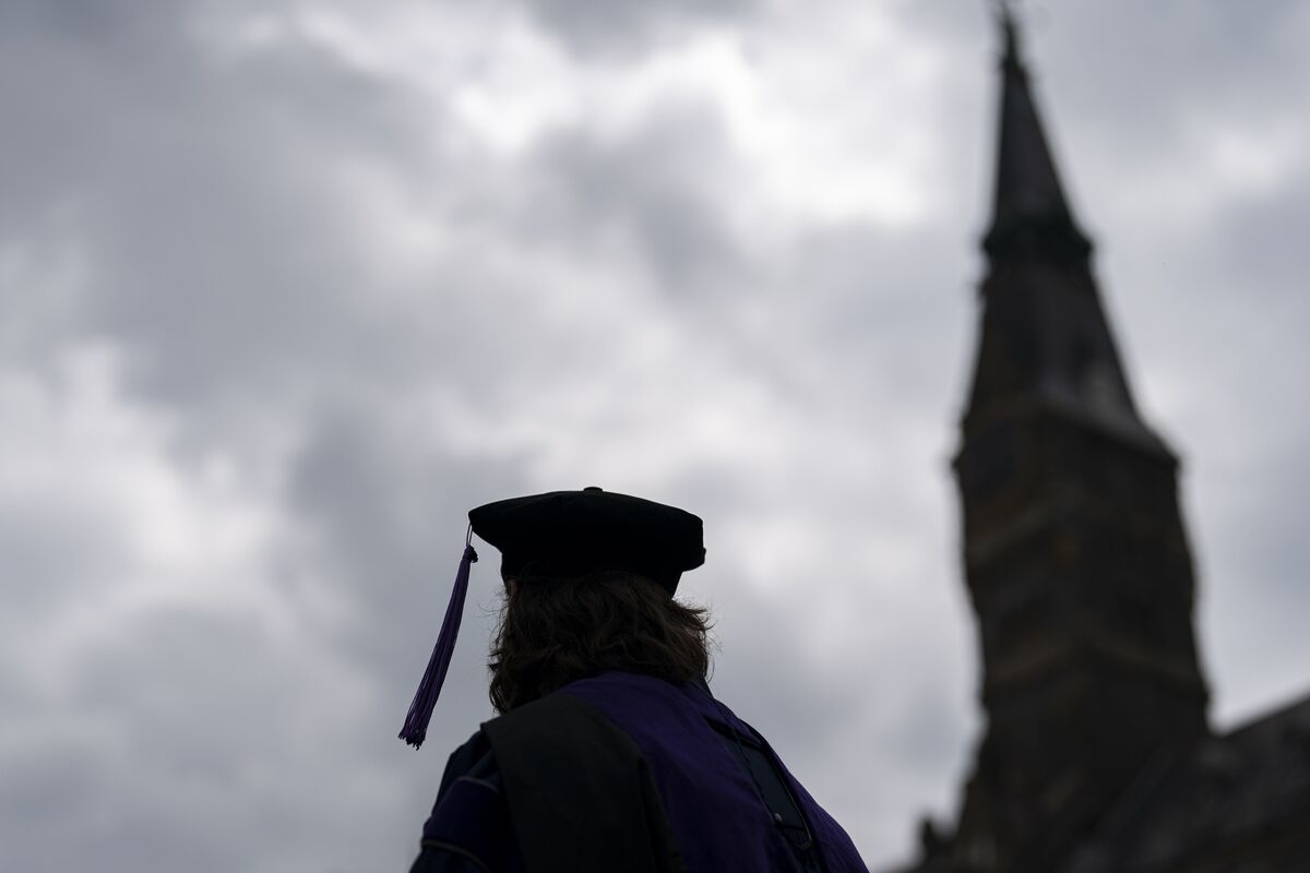 US College Closures Are Expected to Soar, Fed Research Says - Bloomberg