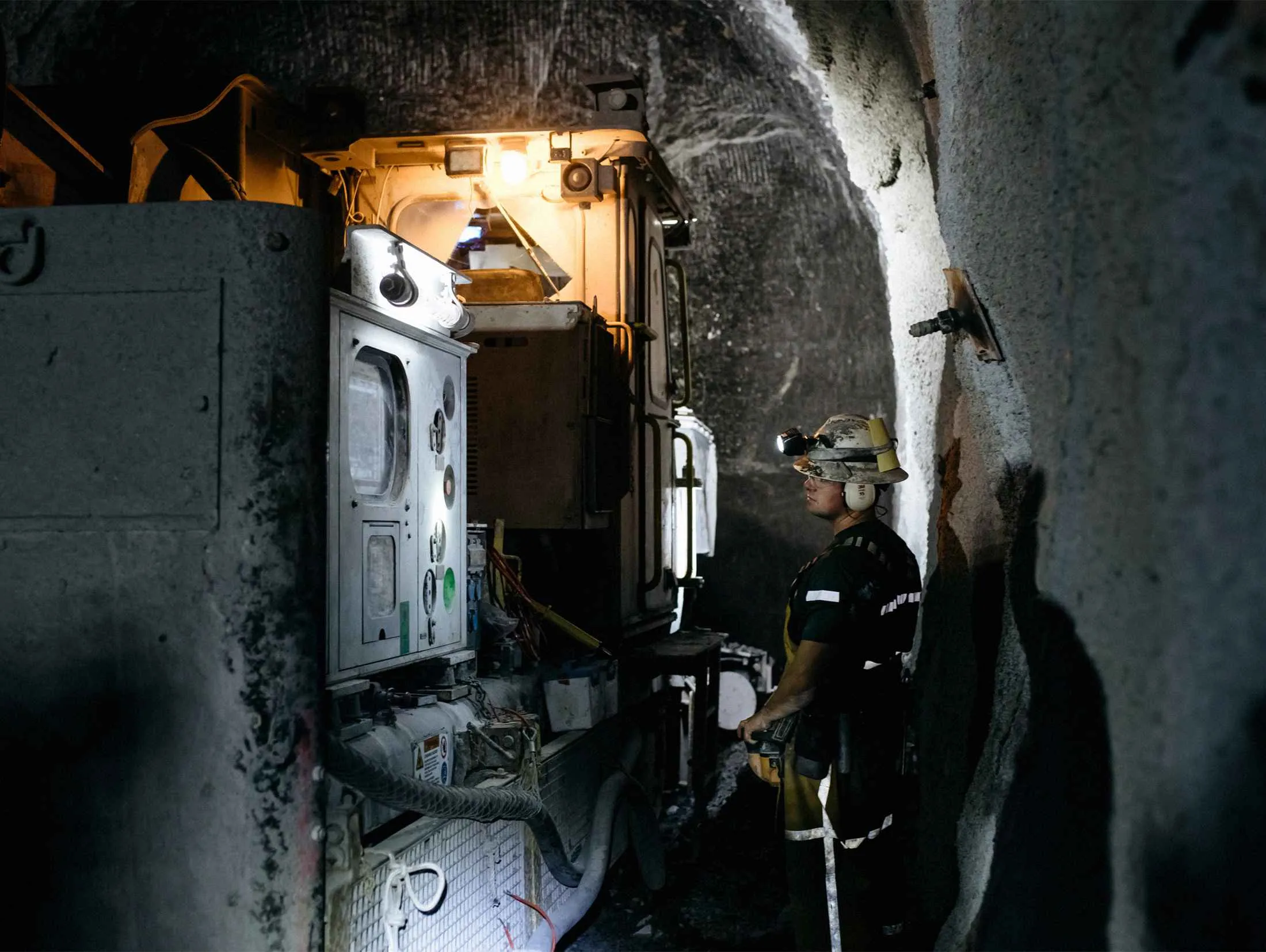 Gold Mining Gets Wired - Bloomberg