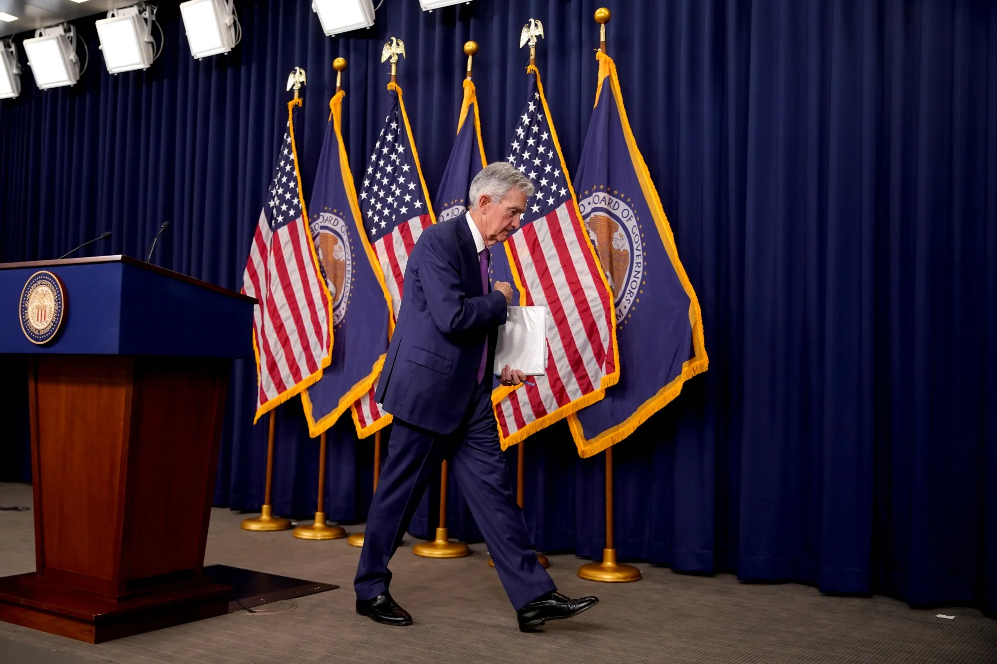 Fed's Powell Holds Off on Cuts, Wary of Using ‘Every arrow in His ...