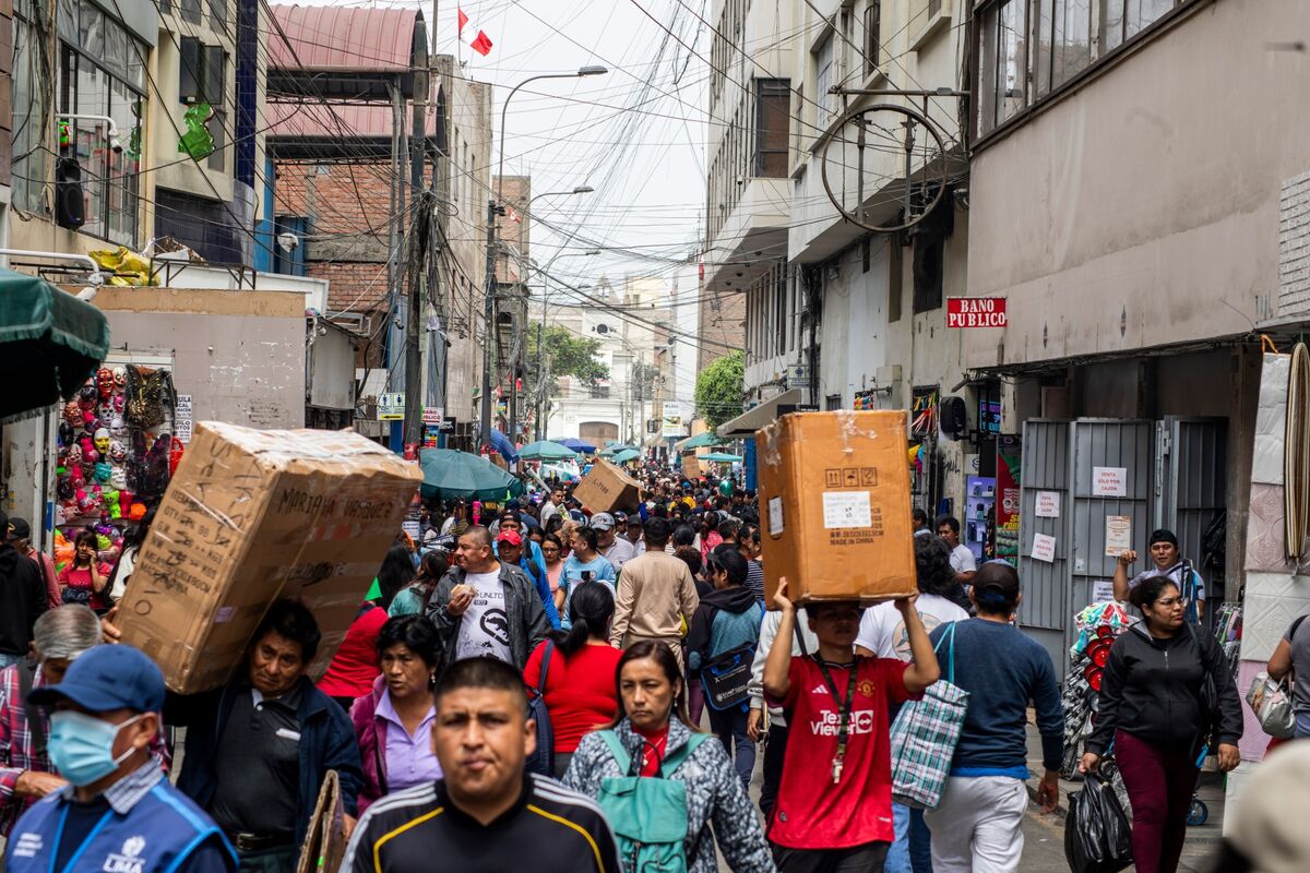 Peruvian Inflation Accelerated More Than Expected in April - Bloomberg