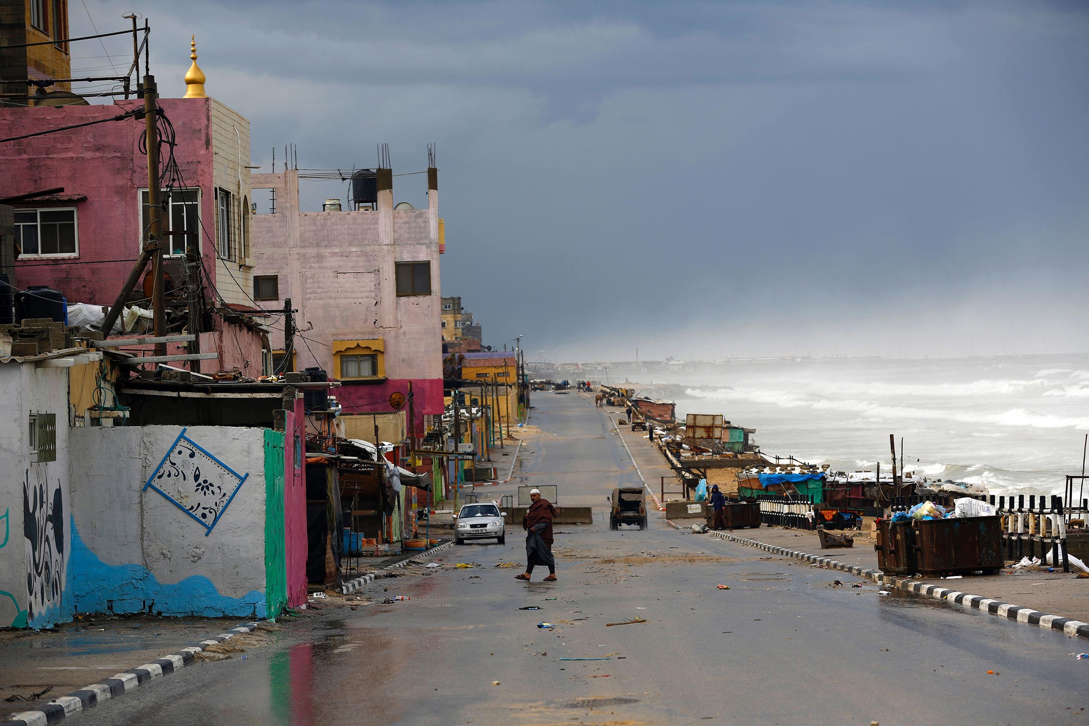 Israeli Minister Backs Plan for Gaza Island Port - Bloomberg