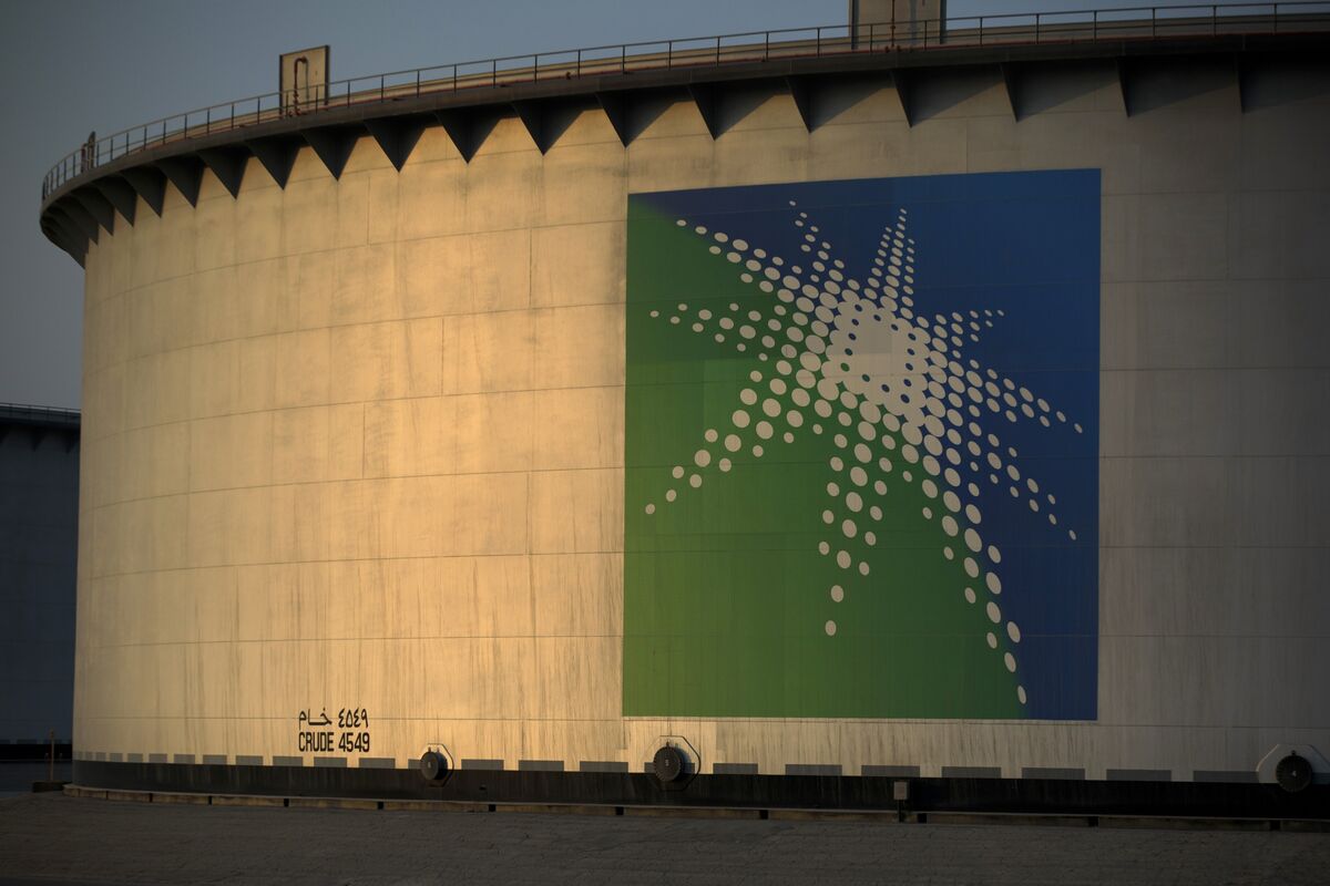 Saudi Aramco Briefly Halts Loadings at Yanbu After Strike - Bloomberg