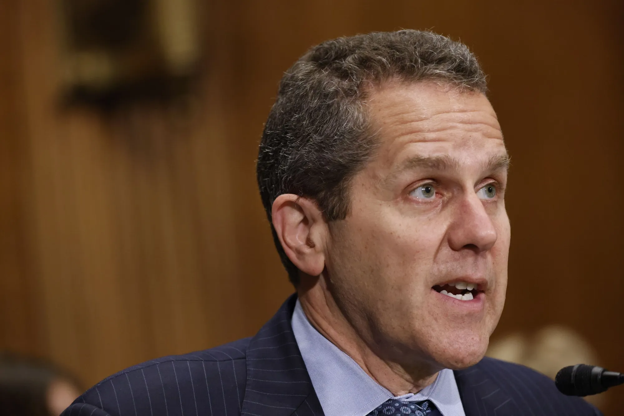 Crypto Market Turmoil Shows Possible Risks for TradFi, Fed’s Barr Says ...