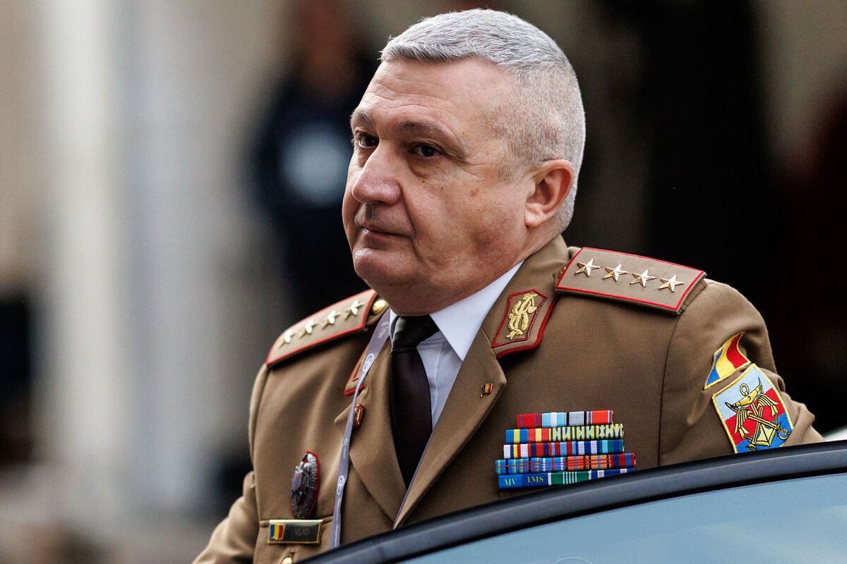 Romanian Top Military Officer Faces Probe Over Alleged Graft - Bloomberg