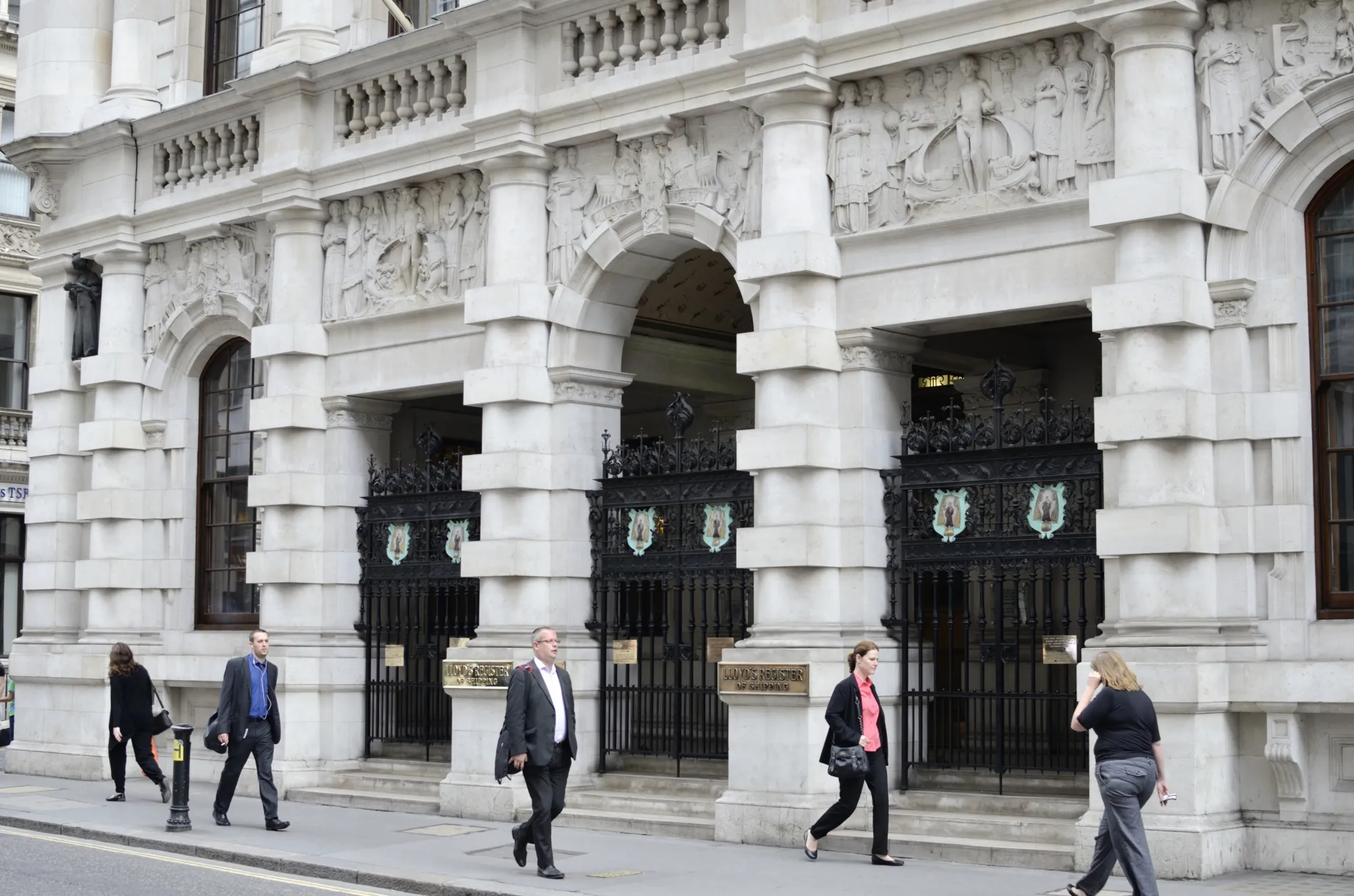 Lloyd’s Register to Sell Modern Tower and Return to Victorian HQ ...