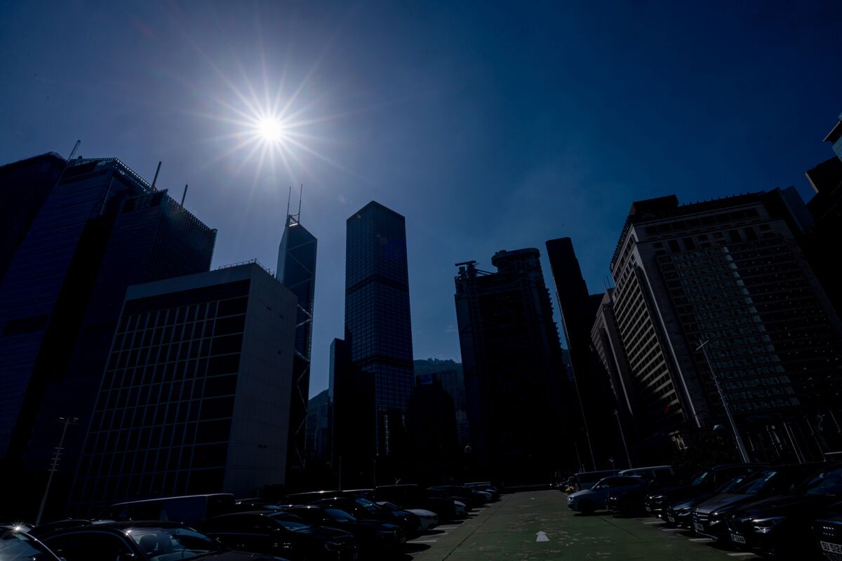Hong Kong’s Worst Office Slump Squeezes Real Estate Funds - Bloomberg
