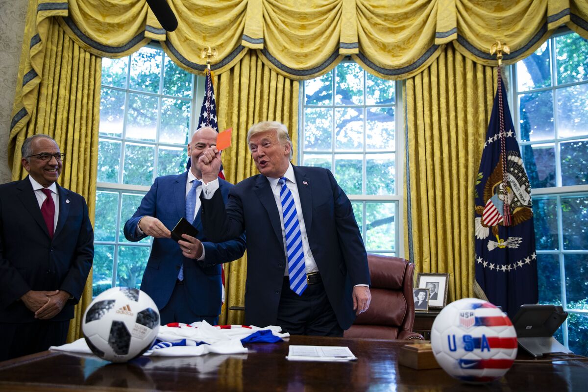 Trump Meets With FIFA President to Talk World Cup - Bloomberg