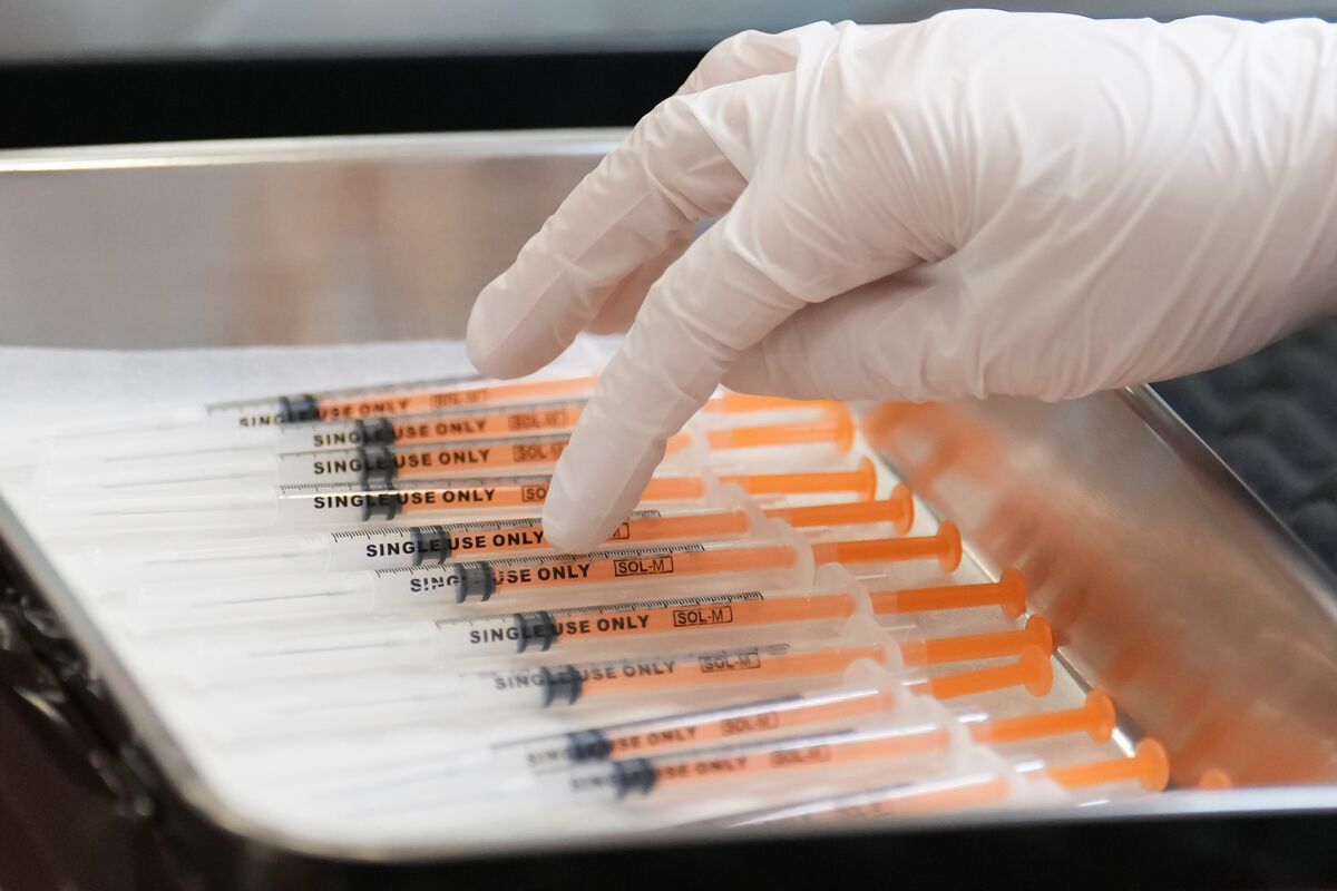 Moderna Set to Seek FDA Approval of Booster Against Omicron Variants ...