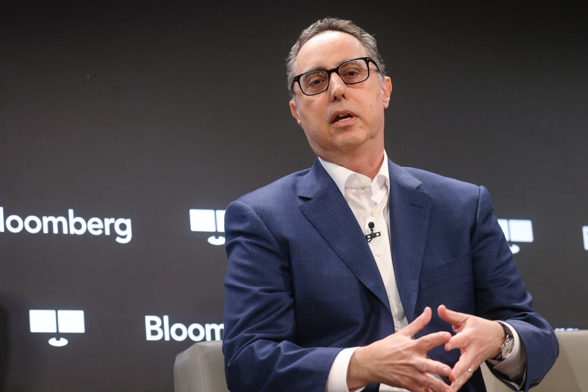 DoubleLine’s Cohen Warns AI Debt Bubble Is Likely in Credit Markets ...