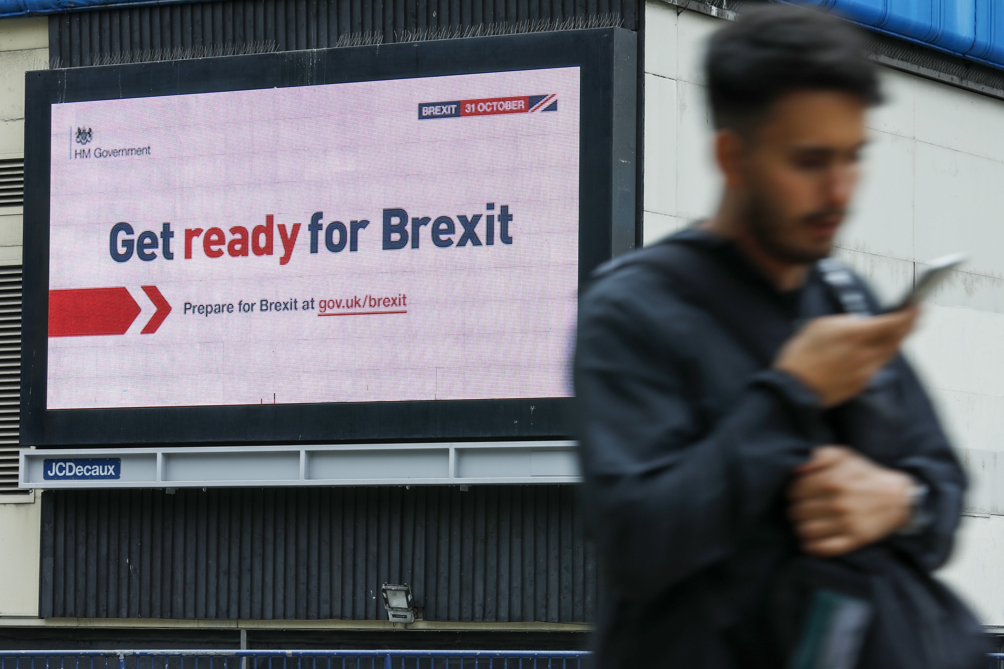 Knot Says Brexit Deal Should Include Financial Services Role - Bloomberg