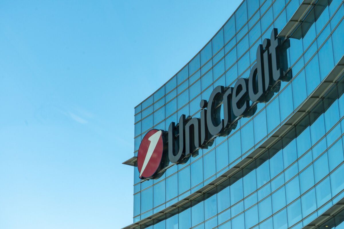 UniCredit vergrößert Bonuspool nach Rekordjahr um 16%: Kreise - Bloomberg