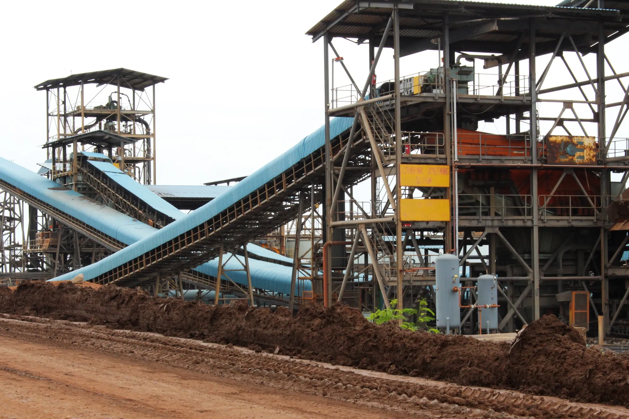 Congo Cobalt Miner Chemaf To Cease Operations Without Investor - Bloomberg