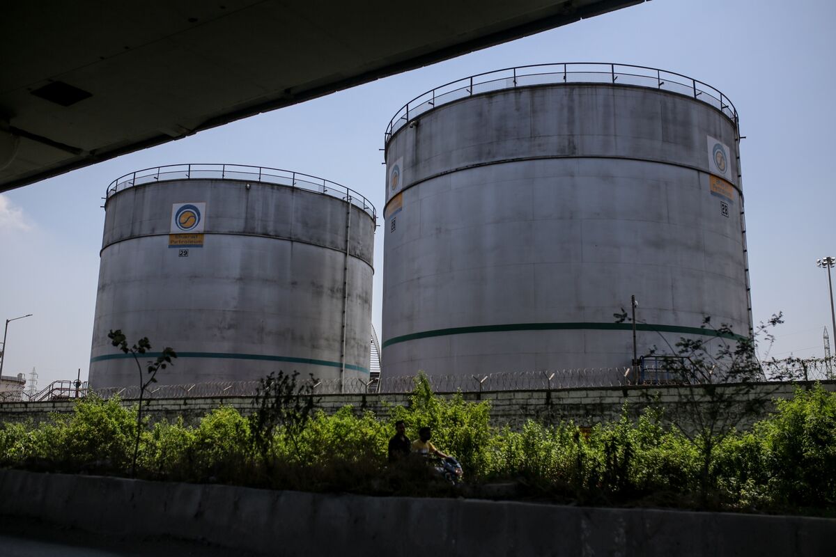 Oil Demand Growth in India to Taper in 2024 After Bumper Run - Bloomberg