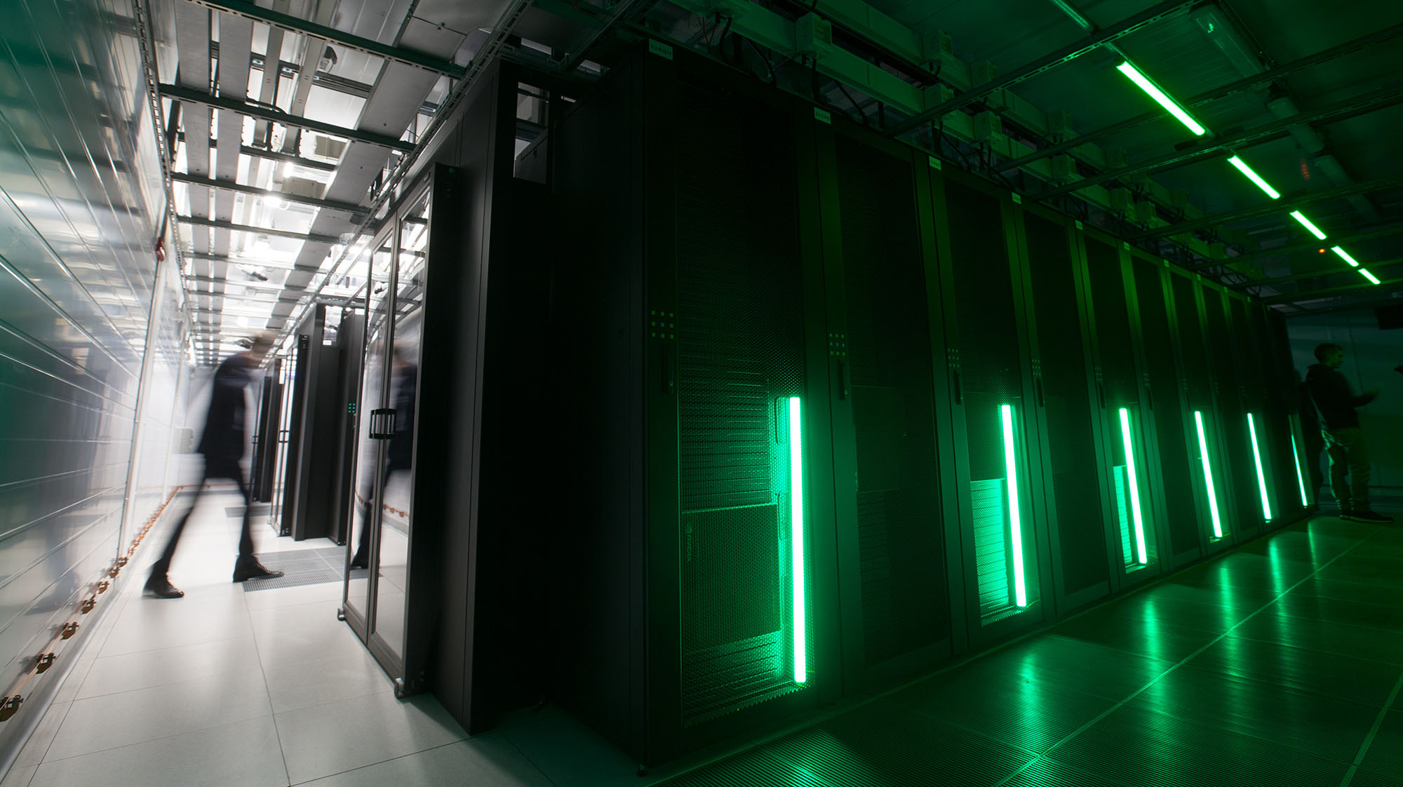 Cloud Giants Fuel Another Data Center Leasing Surge - Bloomberg