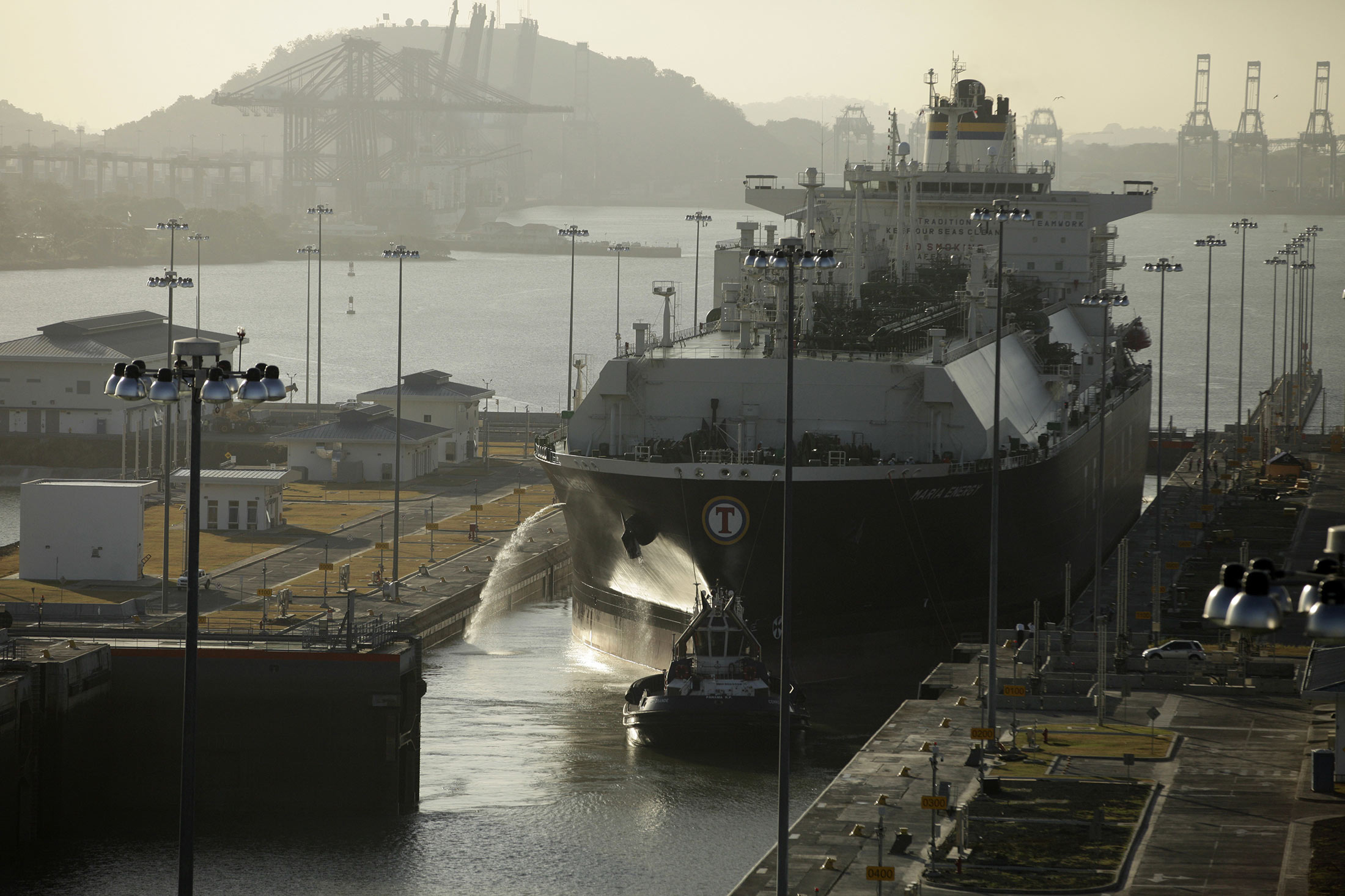 Panama Canal Opens Way for More LNG Tankers With U.S. Exports Rising ...