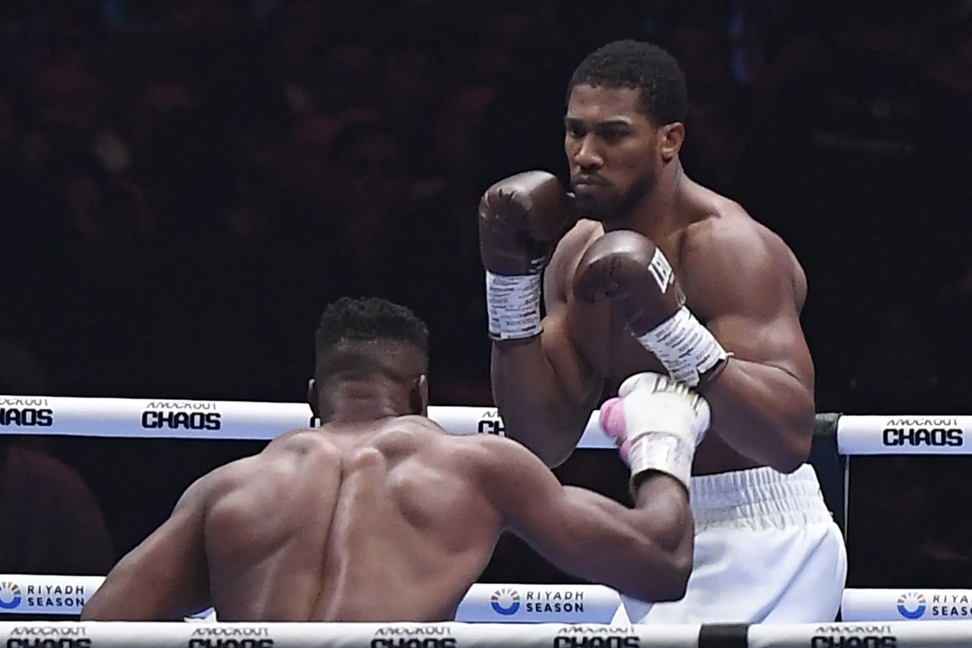 Anthony Joshua knocks out MMA star Francis Ngannou in the 2nd round of ...