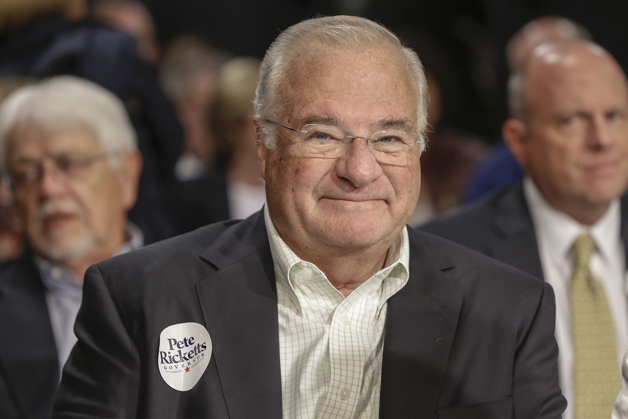 Billionaire Joe Ricketts Shuts Down Gothamist and DNAinfo - Bloomberg