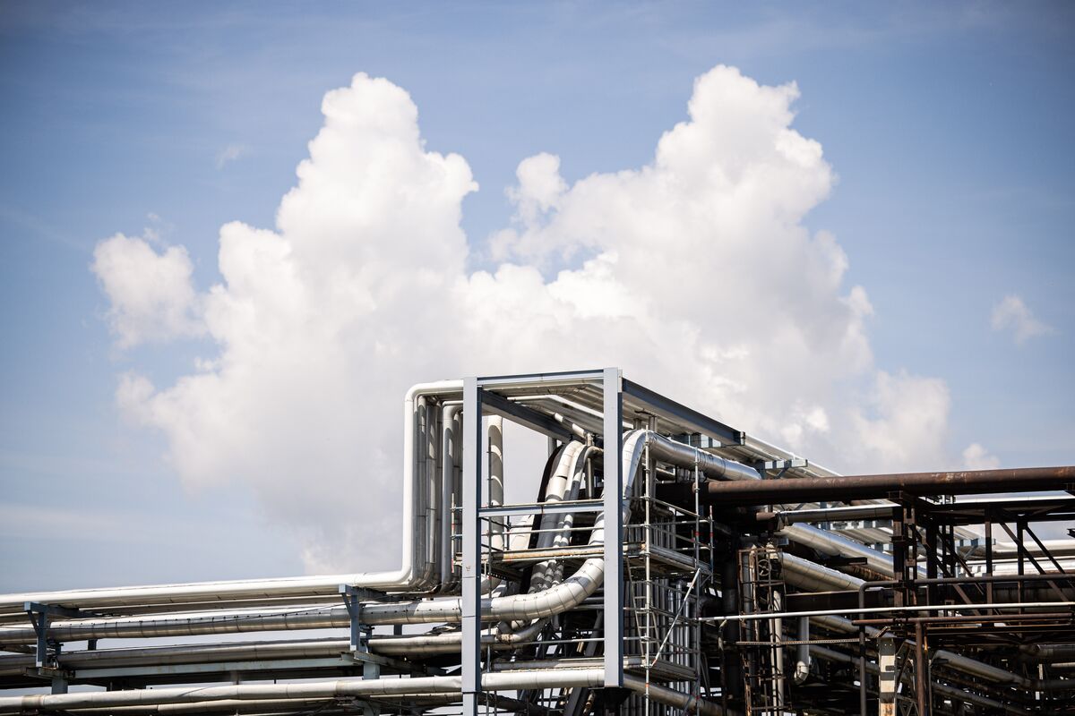 Niger Stops Oil Exports Through Benin Over Border Feud - Bloomberg
