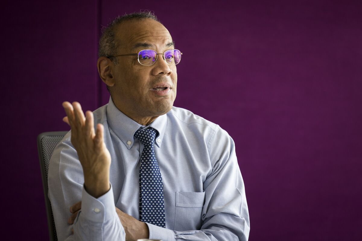 Ariel’s Rogers Sees 2026 Recession, Dow Falling as Much as 20% - Bloomberg