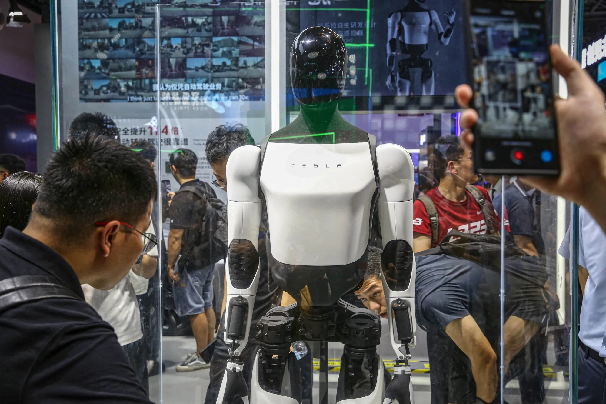 Tesla’s Humanoid Robot Optimus Plan Disrupted by China Rare Earth Curbs ...