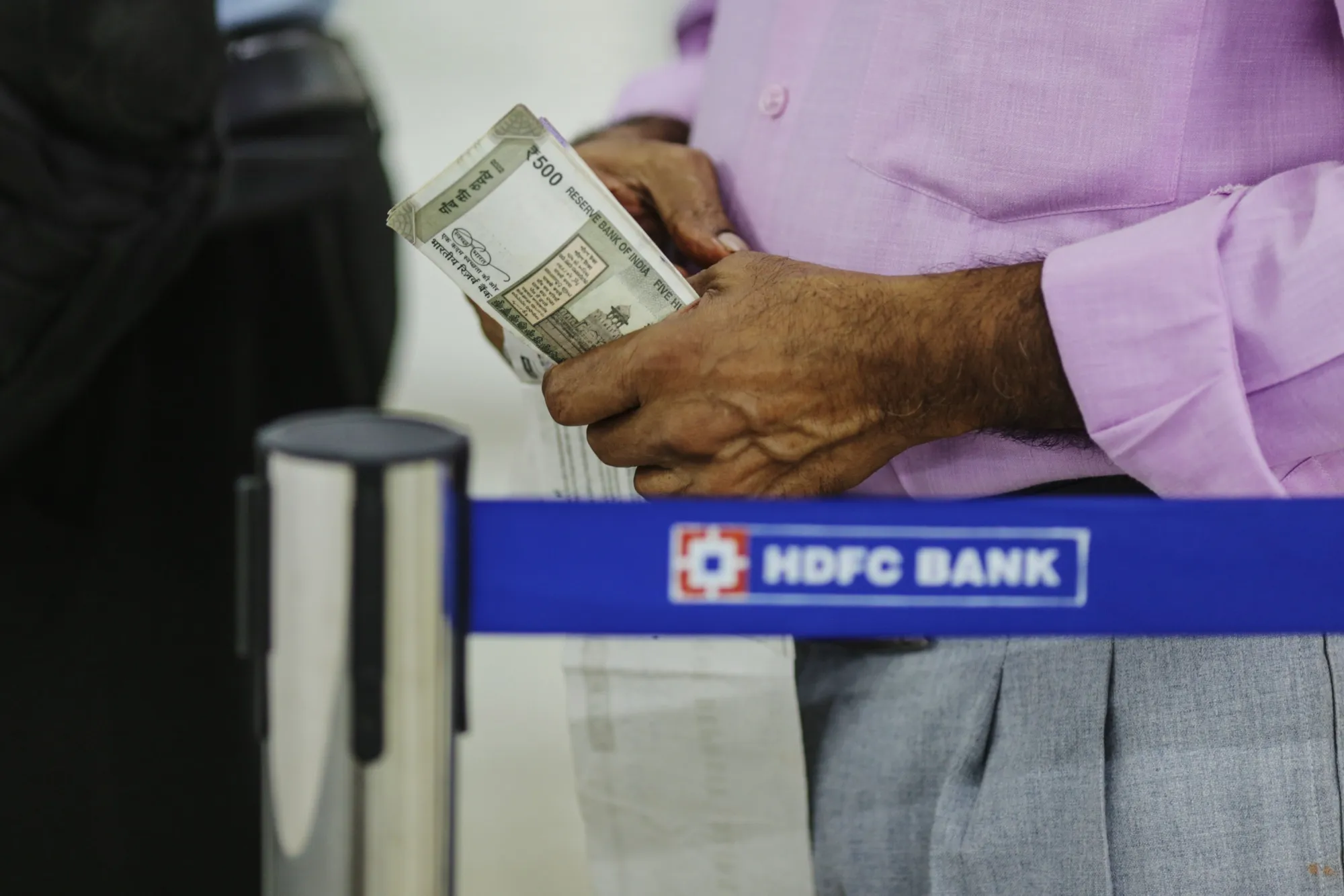 Indian Banks Selling Retail Loan Portfolios as Deposits Lag - Bloomberg