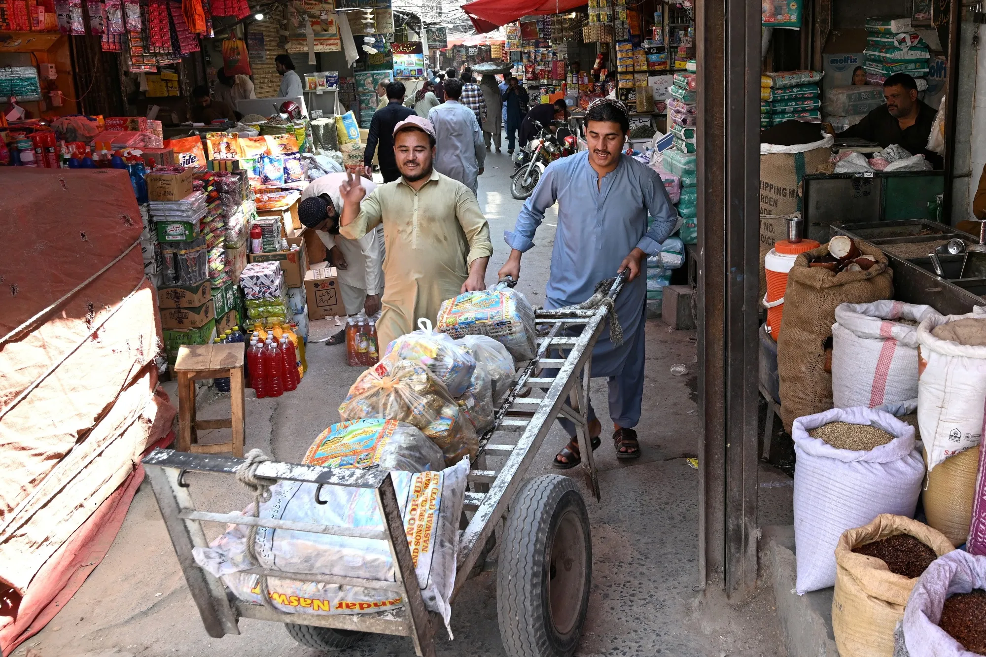 Pakistan Budget Tests Growth Push Against IMF Constraints - Bloomberg