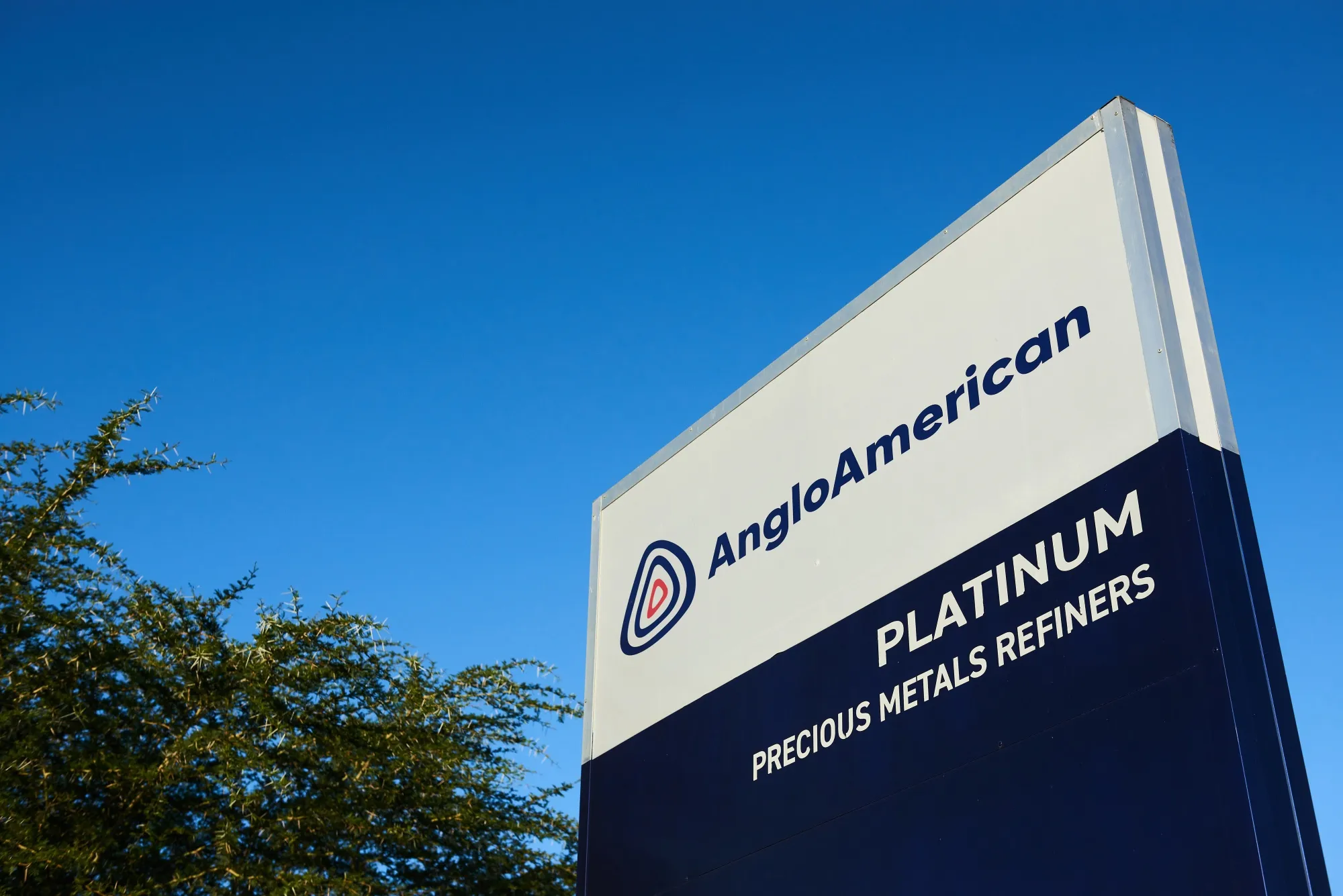Anglo American apuesta por un audaz plan de escisión para defenderse de ...