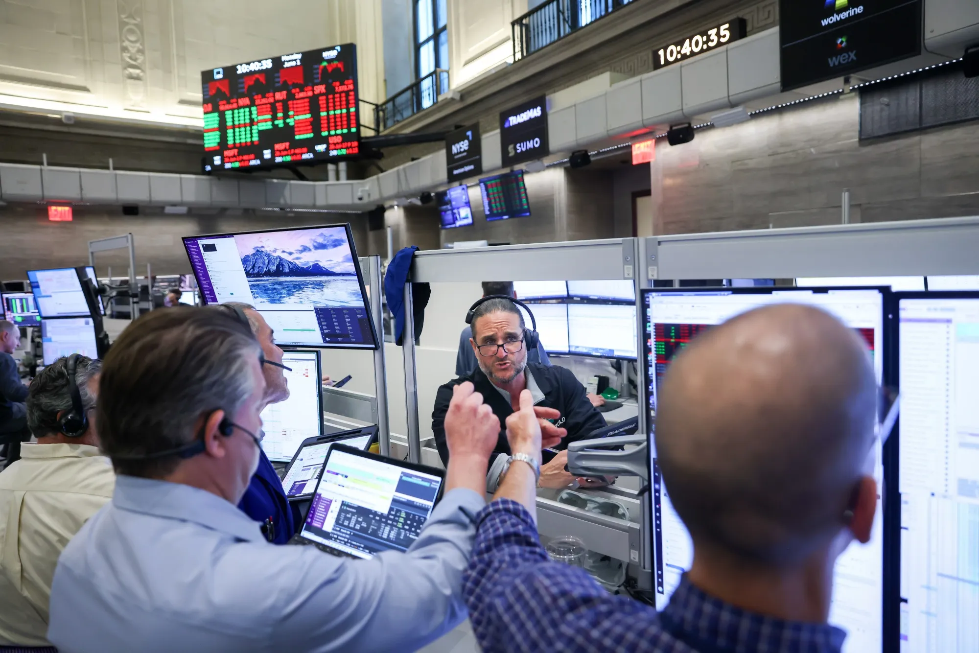 US Stock Futures Slip as US-Iran Tensions Threaten Ceasefire Progress ...