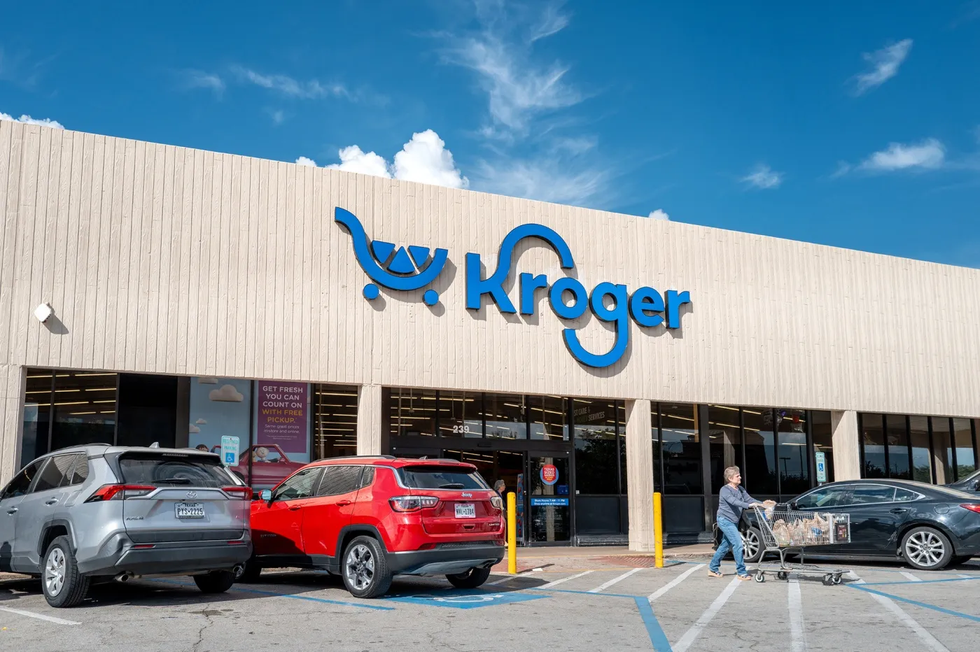 Kroger to Close Delivery Centers, Take $2.6 Billion Hit - Bloomberg