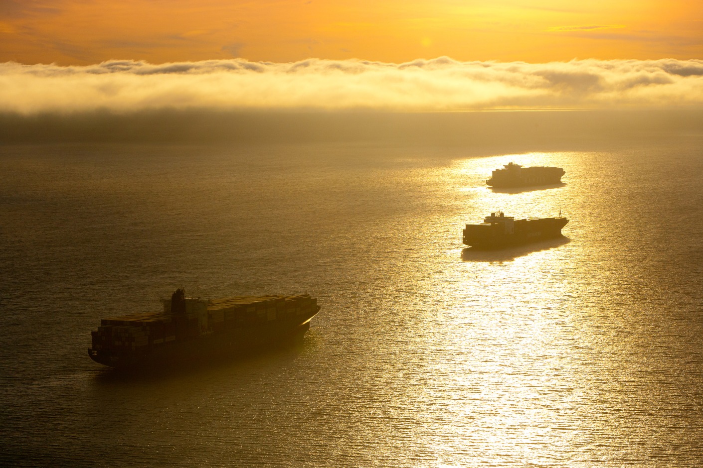 Global Shipping Is Under Pressure to Ease Pollution After COP26 - Bloomberg