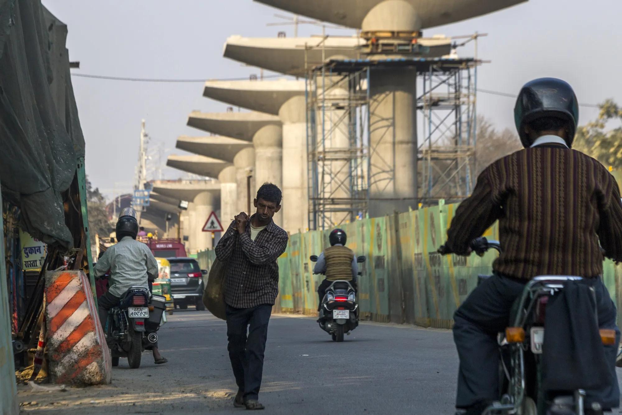 Modi's Indian Infrastructure Plan Faces Roadblocks - Bloomberg