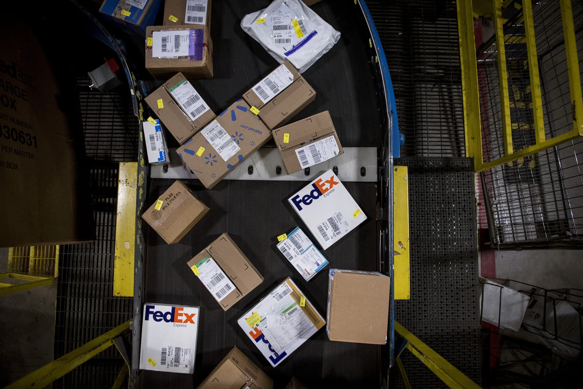 FedEx Named Raj Subramaniam President, Fred Smith Possible Heir - Bloomberg