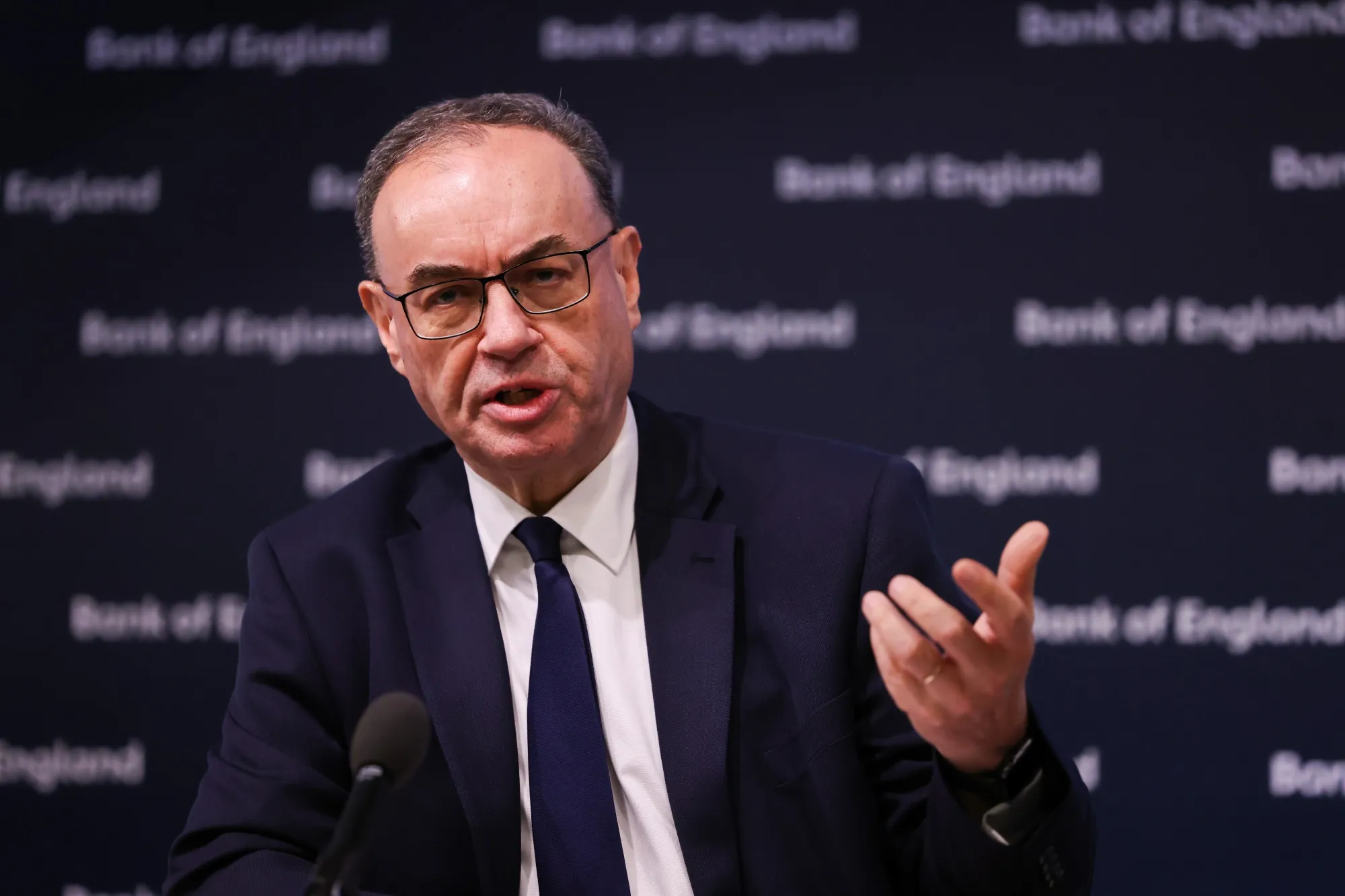 BOE’s Bailey Is a Top Candidate to Lead Global Finance Watchdog - Bloomberg