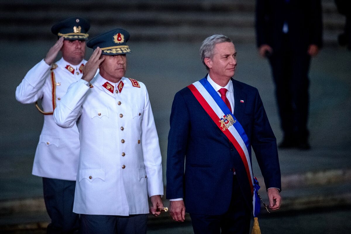 Jose Antonio Kast Faces Backlash From Chile Fuel Price Hike, Poll Shows ...