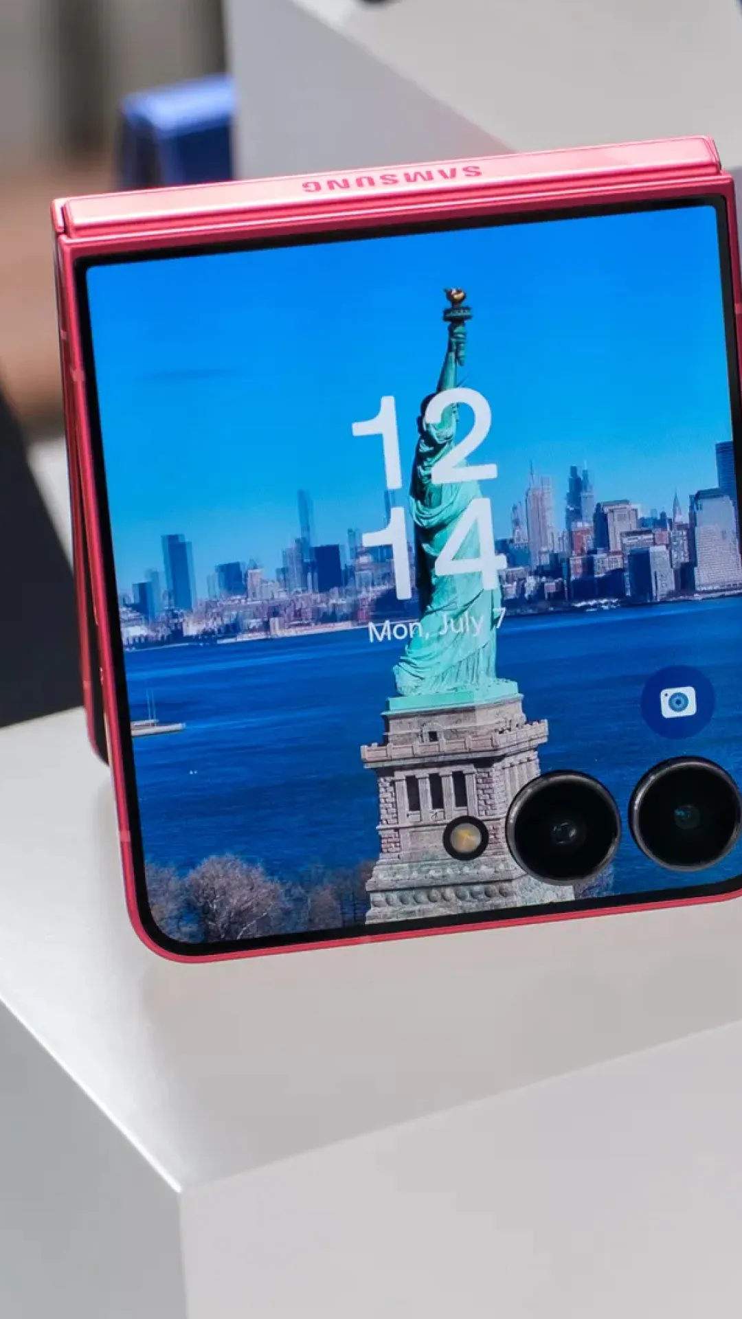 Watch Samsung’s Latest Foldables Aim for Mainstream Appeal Ahead of ...
