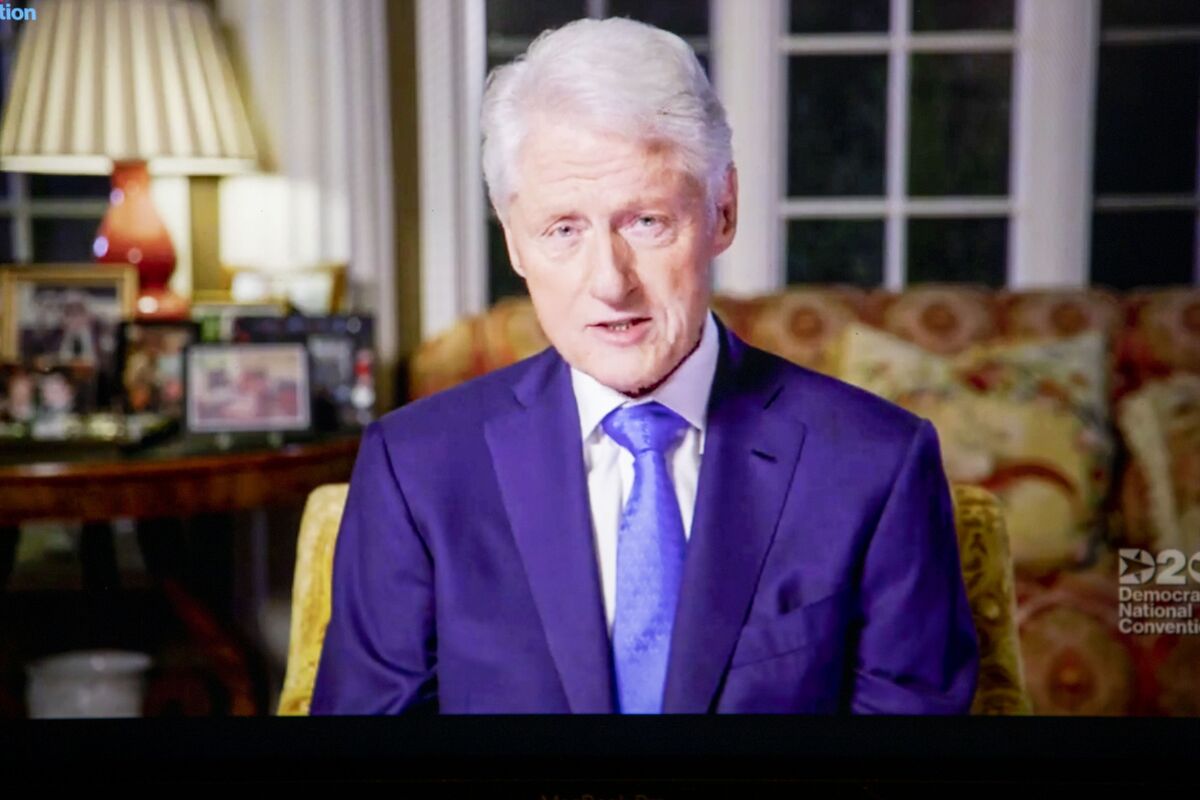 Bill Clinton Says U.S. Must Limit Losers in Trade, Energy Deals - Bloomberg