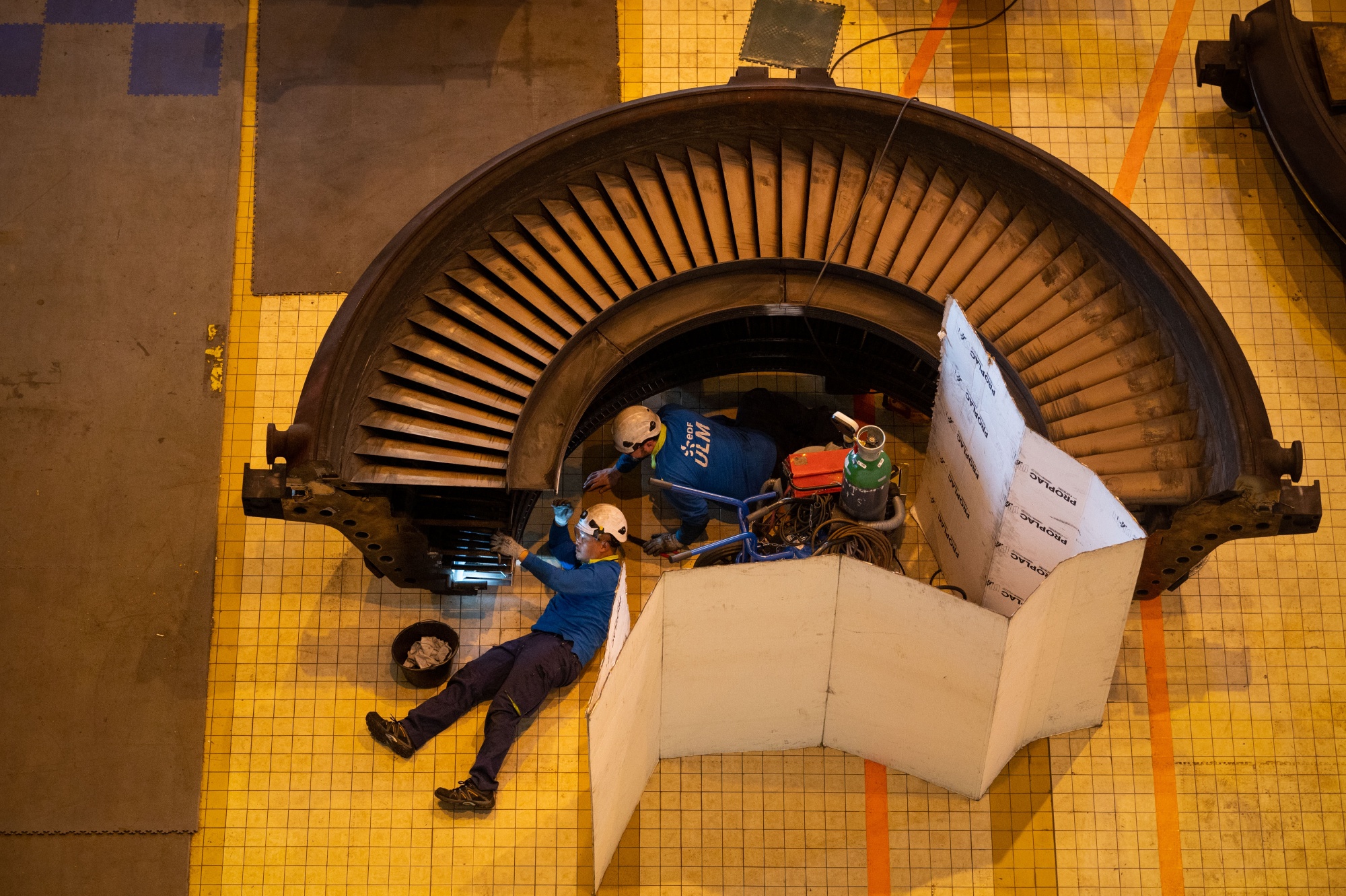 EDF Mulls Reactor Upgrades to Boost Longer-Term Nuclear Output - Bloomberg