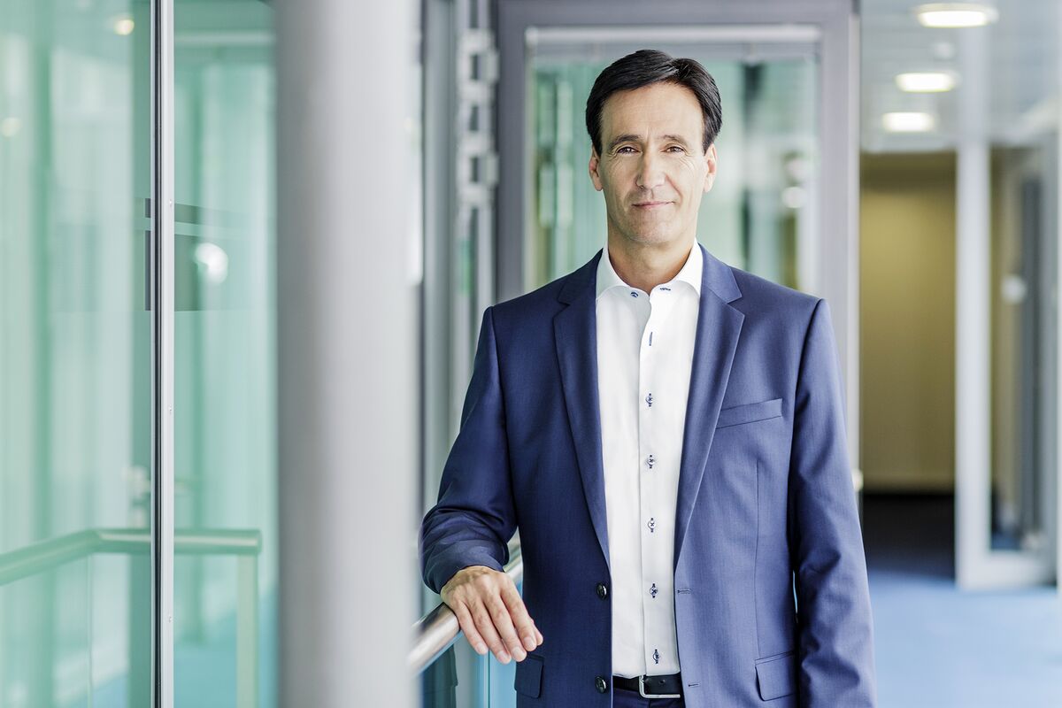 DKB legt €74 Mio. für geplanten Personalabbau zurück - Bloomberg