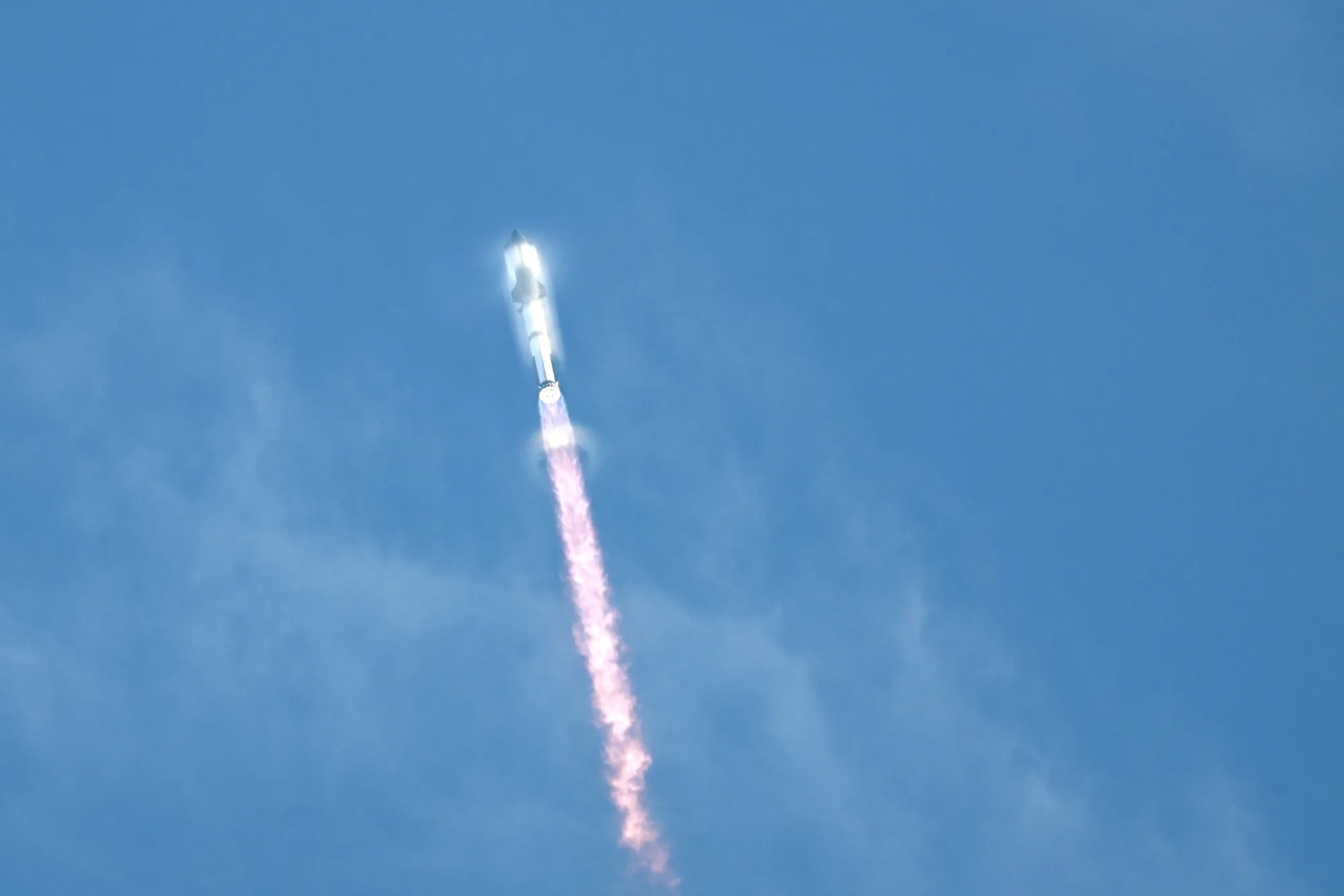 SpaceX Starship Deploys Satellites in Space During Key Test - Bloomberg